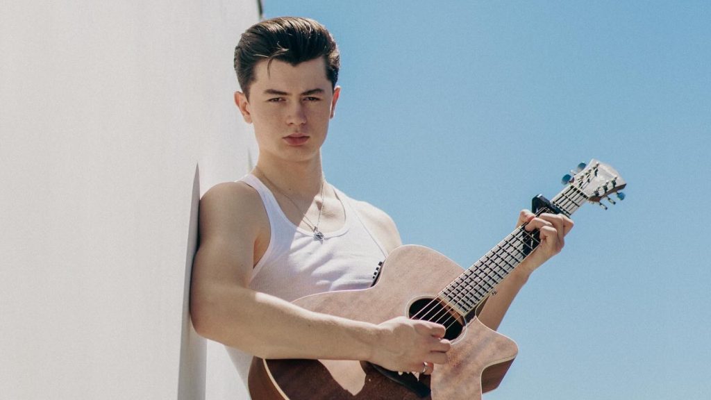 Elliot James Reay – Culture Fix