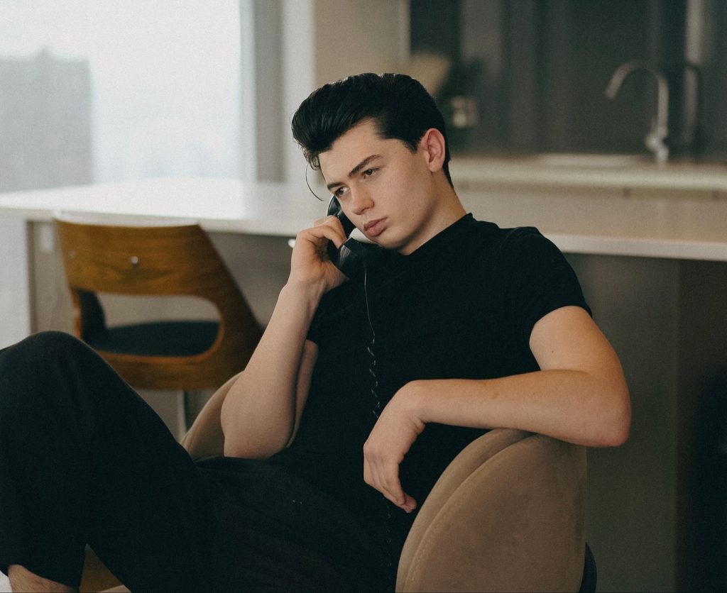 Elliot James Reay – Culture Fix