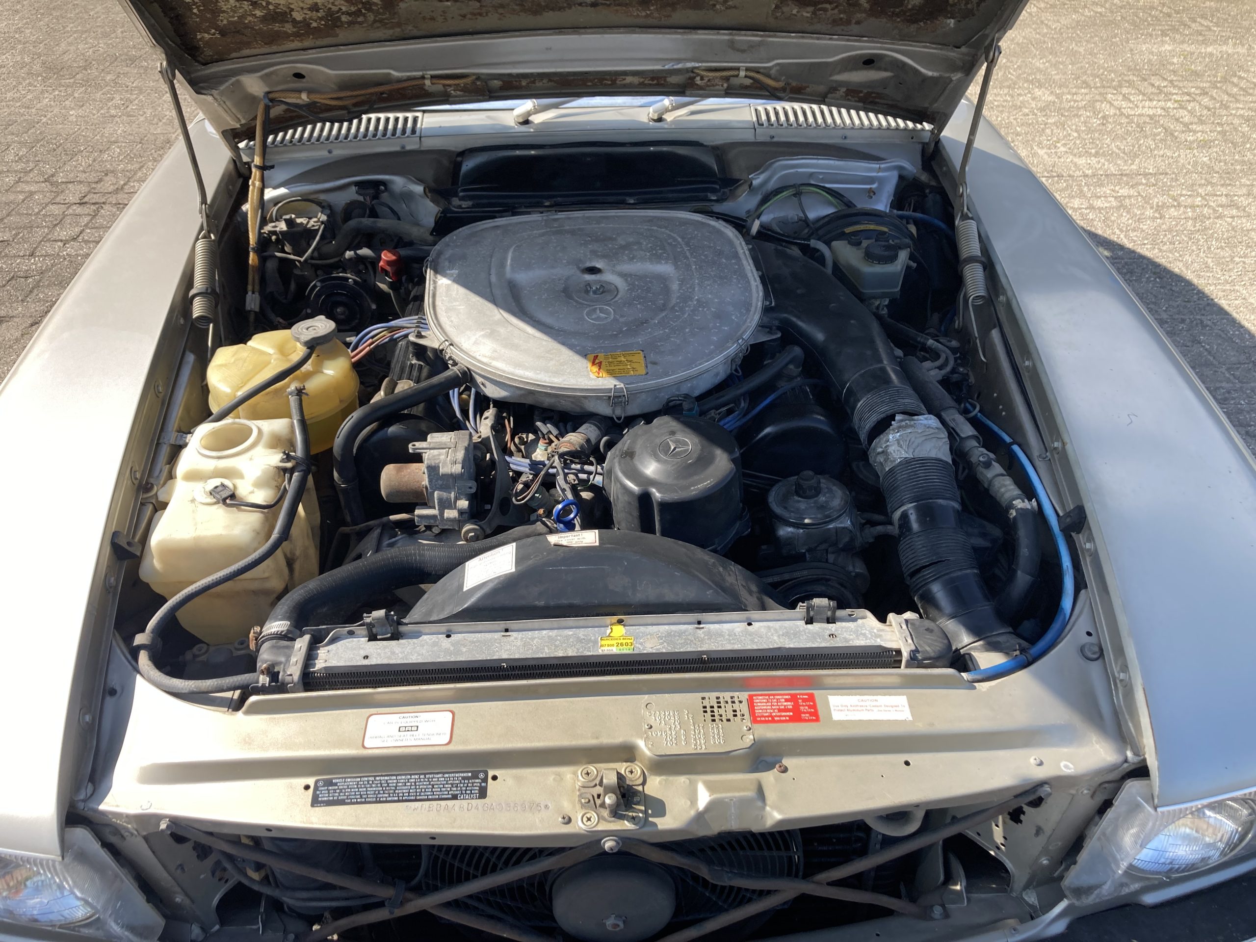 1985 Mercedes 560SL - Dandy Classics