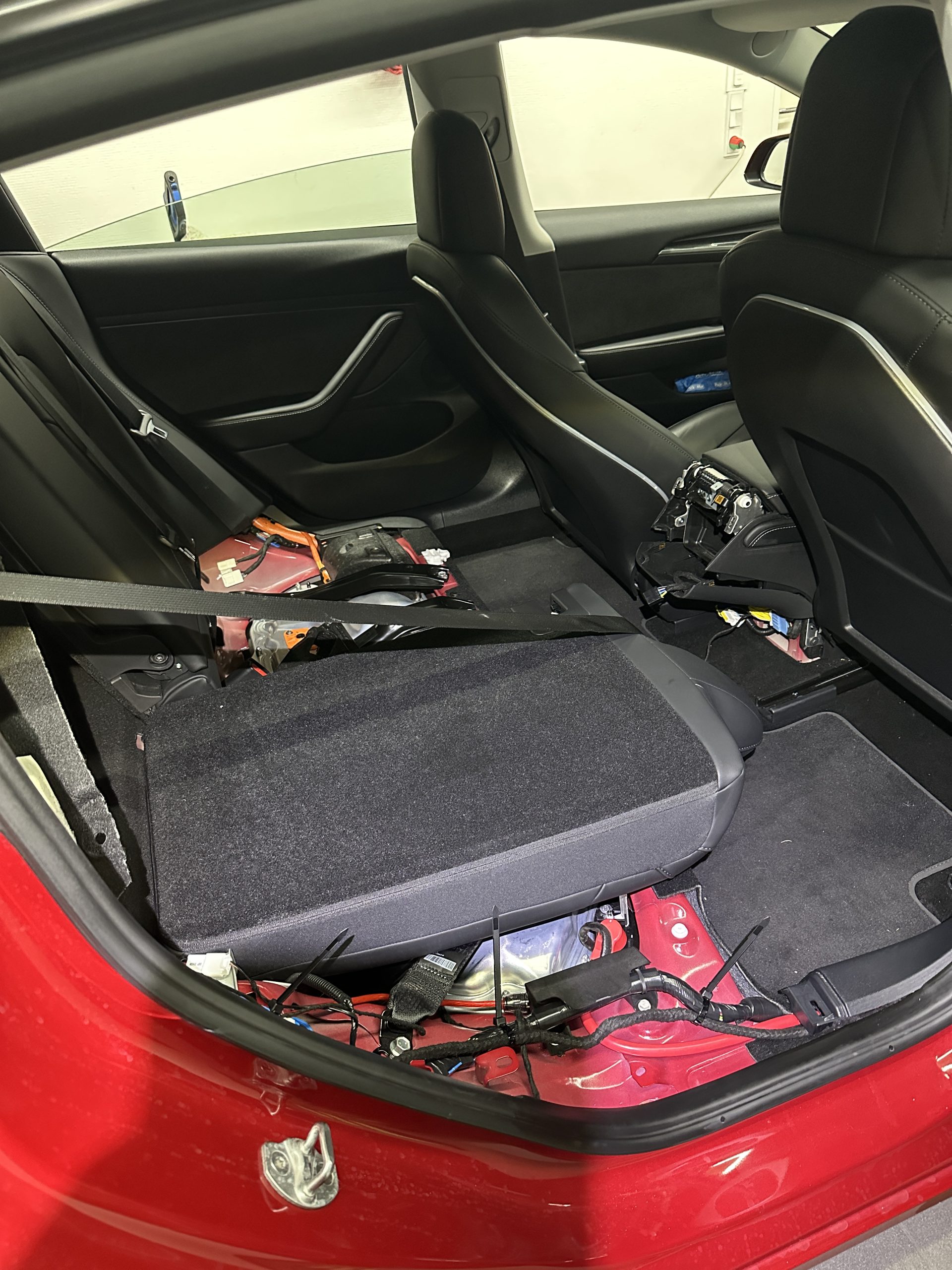 Tesla Model 3 Standard Range Subwoofer + Forstærker Lydopgradering ...