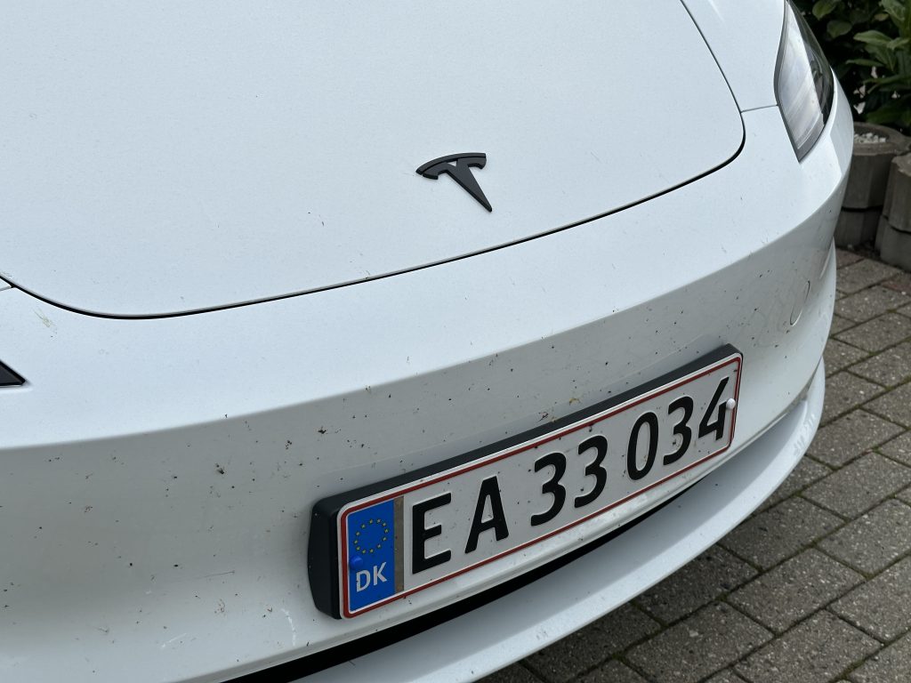 Tesla Model 3/Y - Sort T Logo - Din Bil Teknik