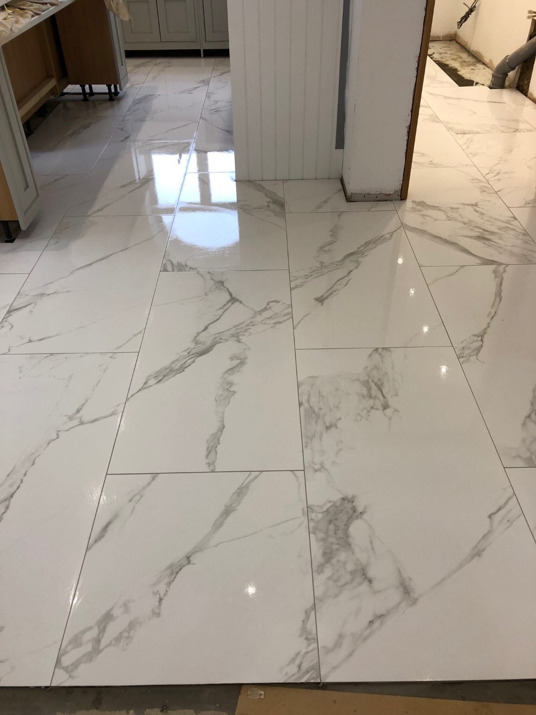 Large Format Tiles - D Scott and Sons Tiling Ltd.