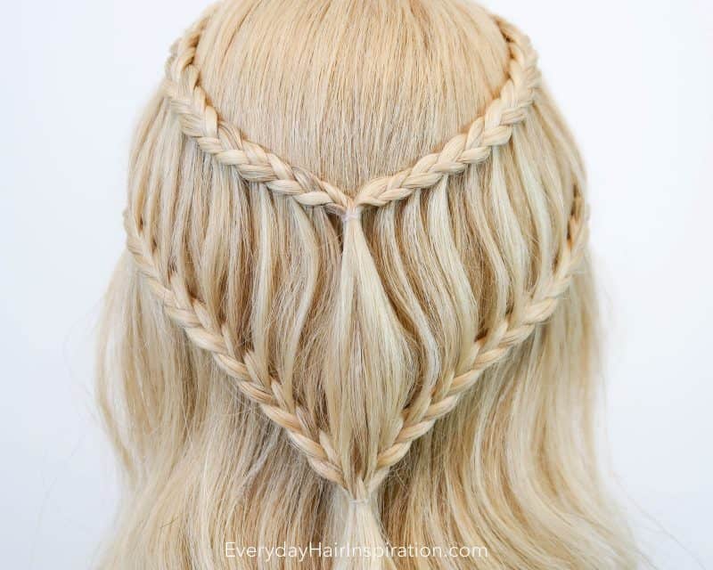 How To Ladder Braid - Easy Braided Half Up Half Down Hairstyle ...