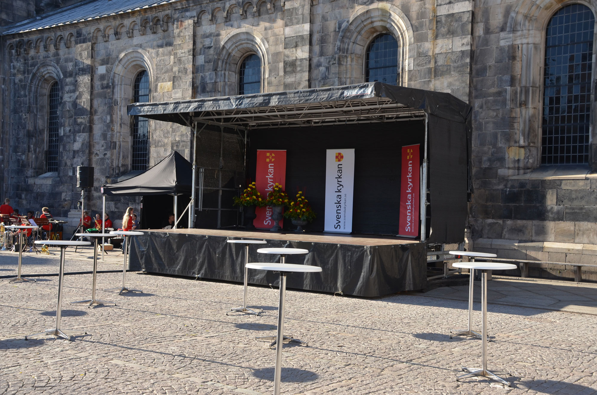 Evivent: Uthyrning mobil scen HyrScen 30 kvm, scenuthyrning, scenvagn ...