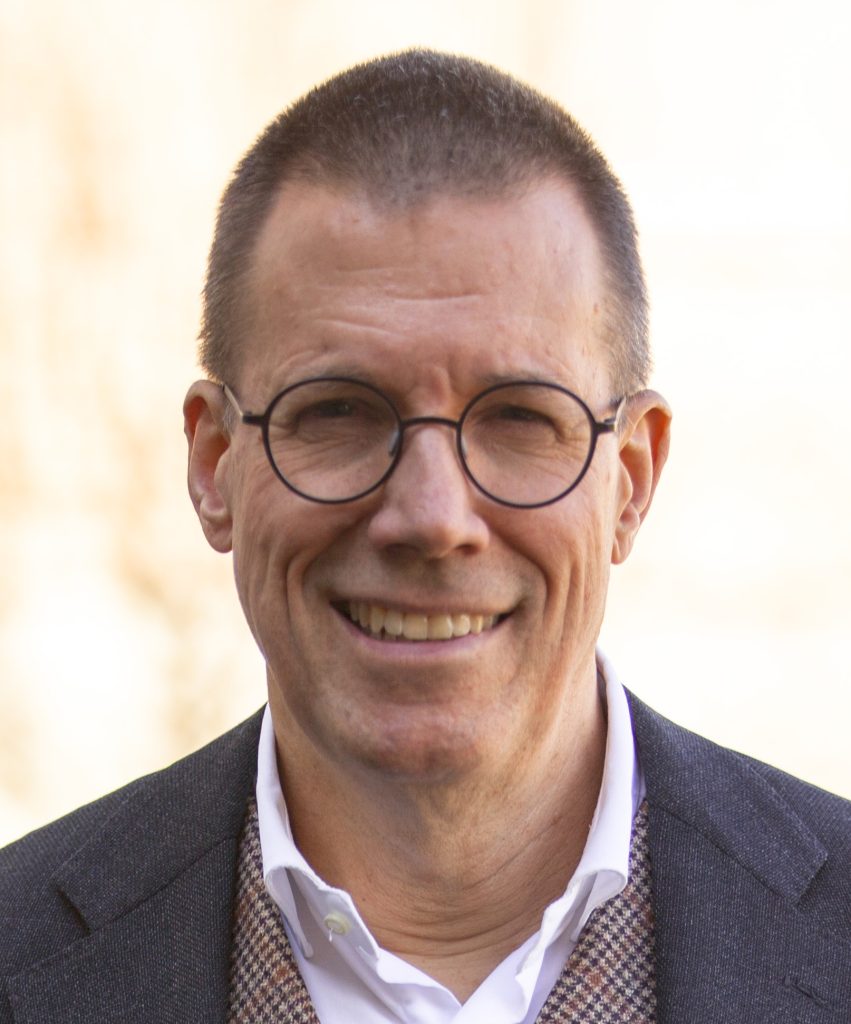 Kjell Rosén – fängslande färglyriker och porträttmålare – Förr och Nu