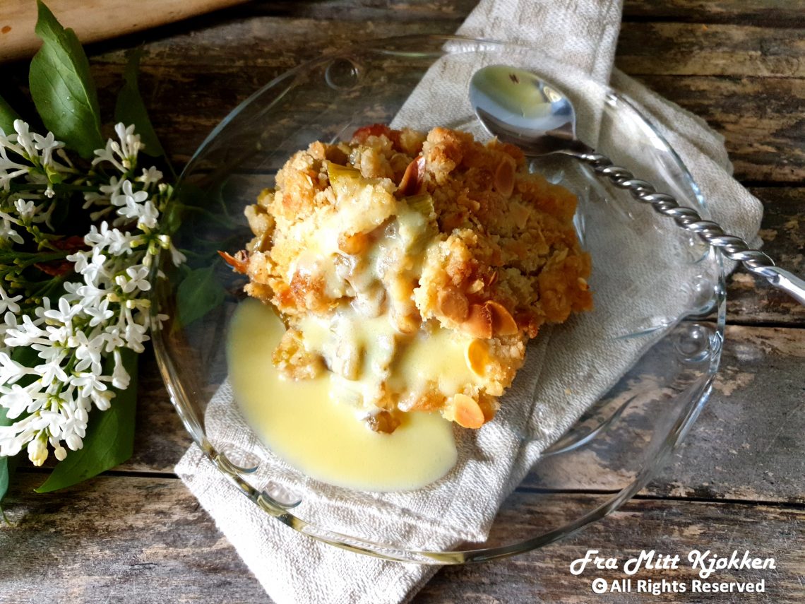 Smuldrepai med rabarbra - Fra mitt kjøkken