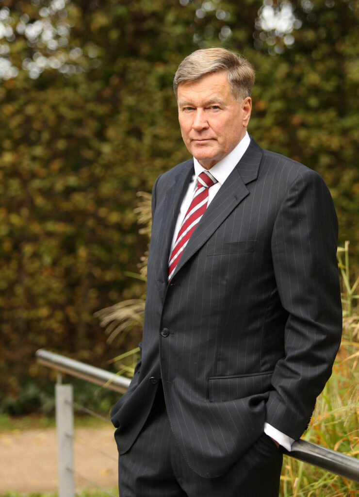 The Author - Prof. Dr. Frank Gebert