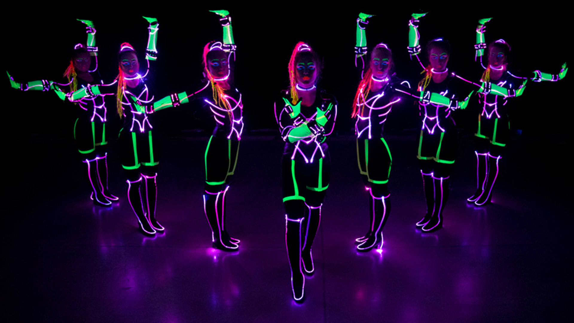 LED girls dance act - Freestyletalent