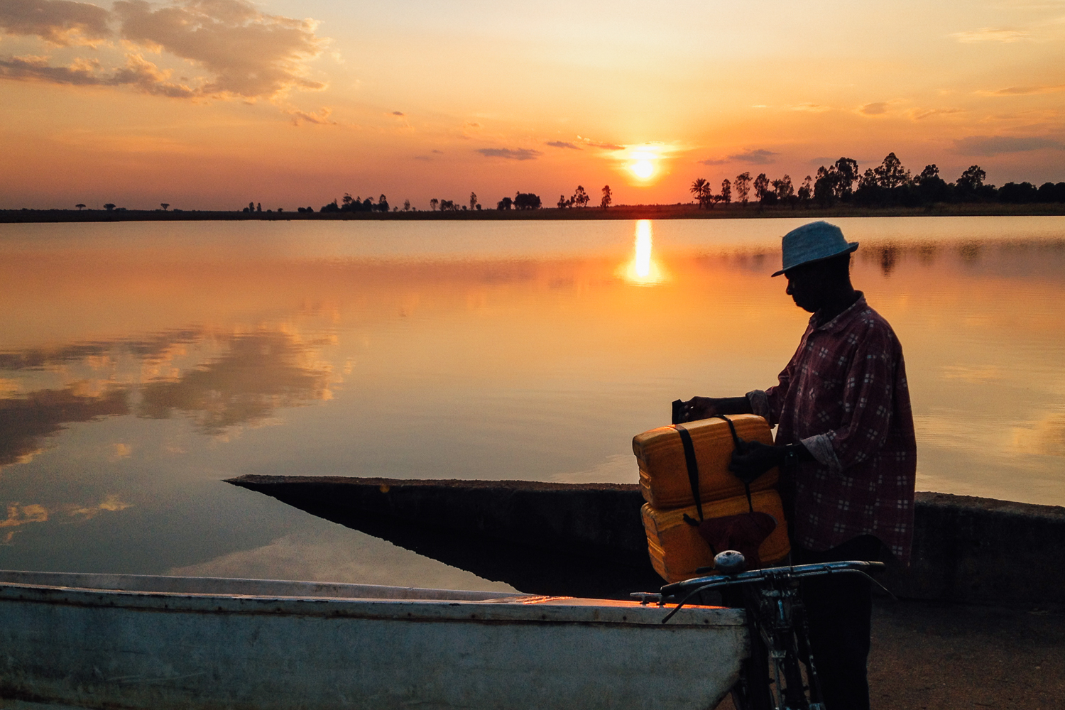 Premium/ Documentary Project | Module 6 - Working with the available light - Fuji X Passion