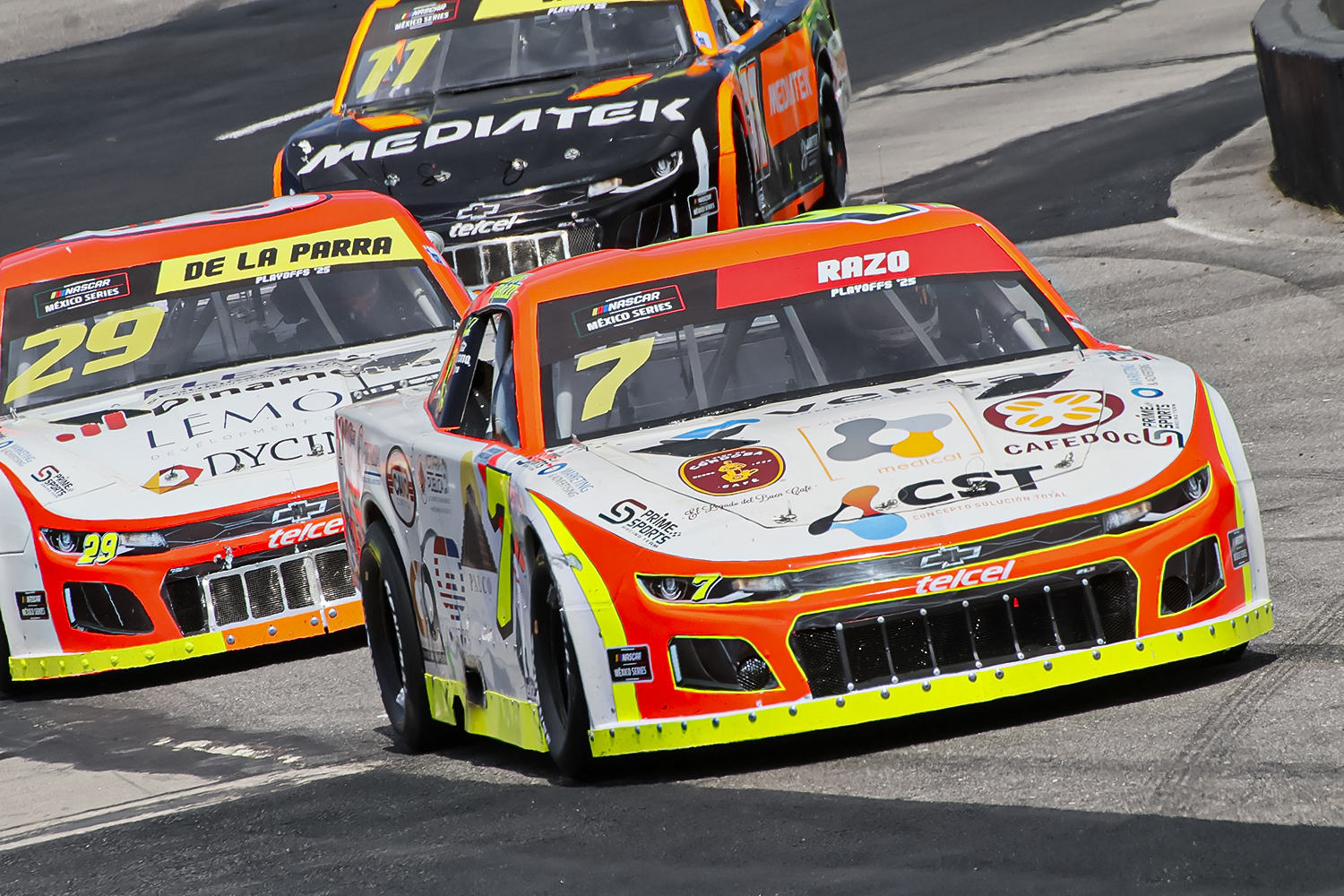 Falla en su auto deja sin podio a Xavi Razo en el Súper Óvalo Potosino ...