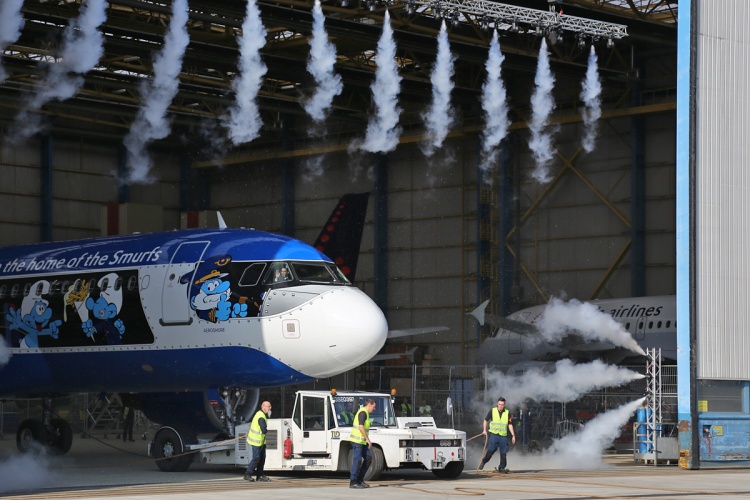 Aerosmurf wordt de vijfde Belgian Icon van Brussels Airlines - Hangar ...