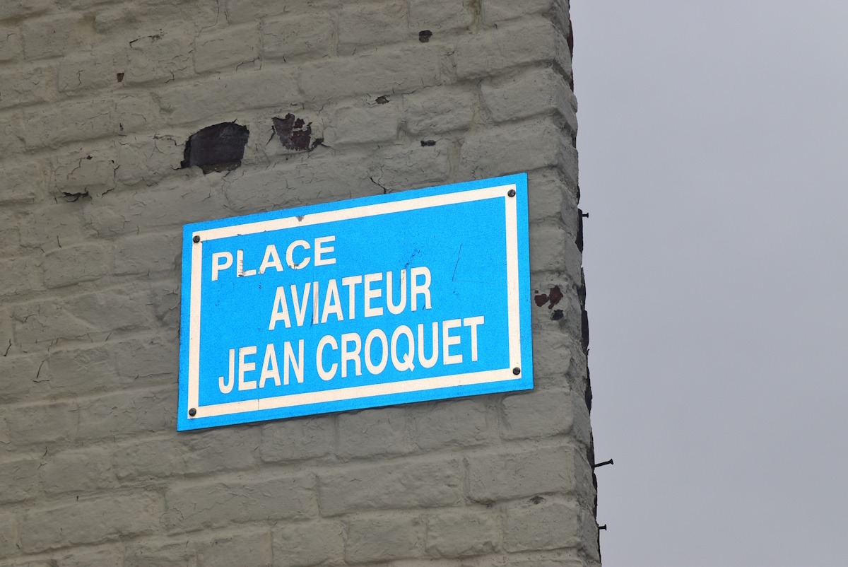 Place Aviateur Jean Croquet (Henripont) - Hangar Flying