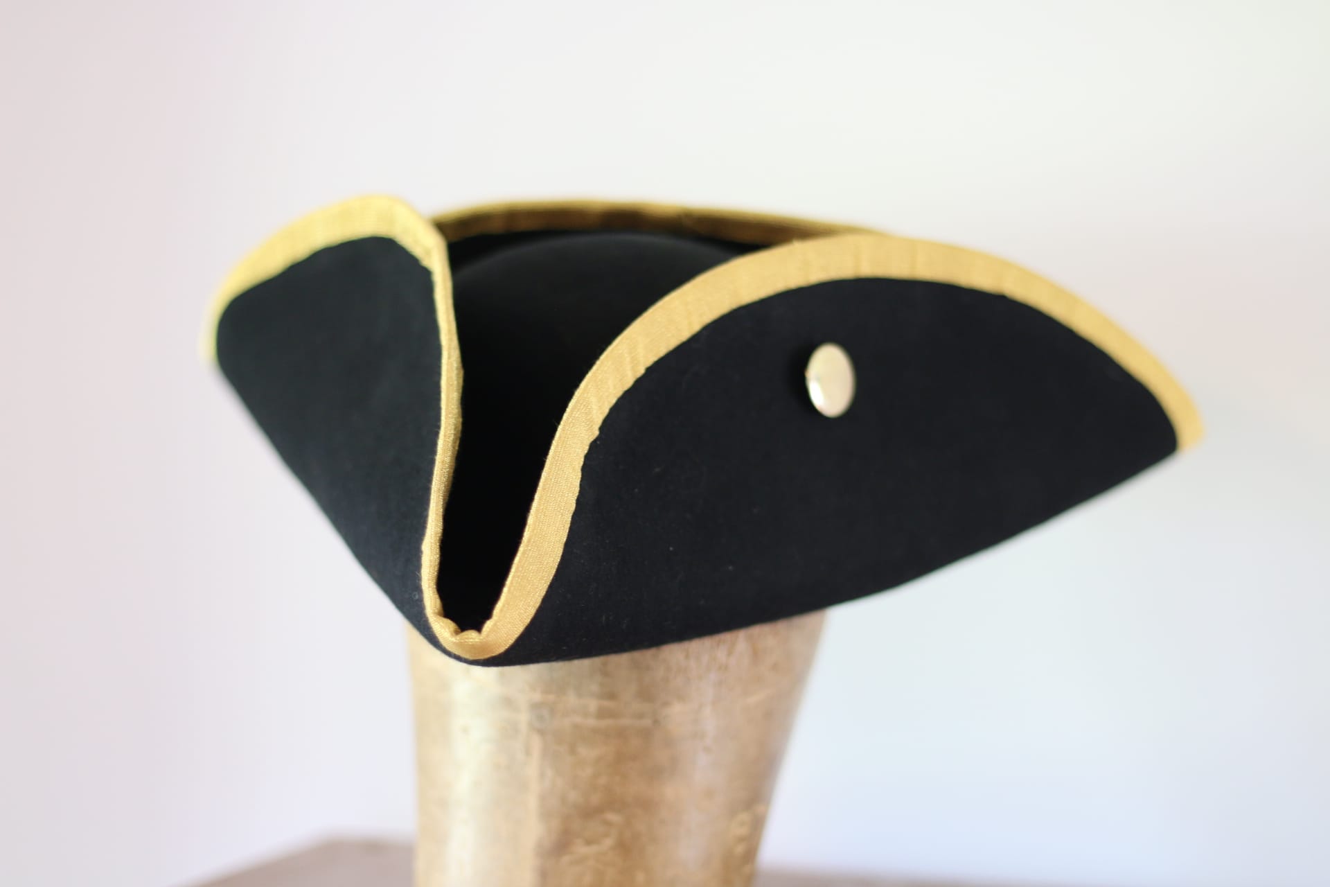 Tricorn Custom-Made - History & Hats