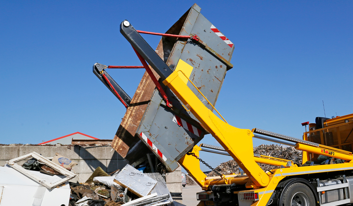 Hookloader, Skiploader, Tailgate loader, Wheelchair Lift