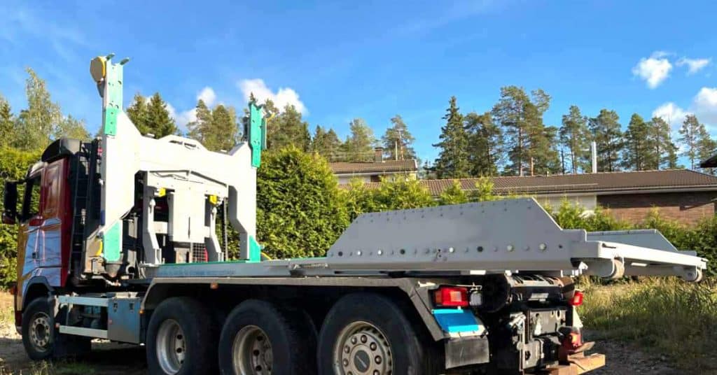 ISO Container Adapter for Hooklift Trucks - HYTEC