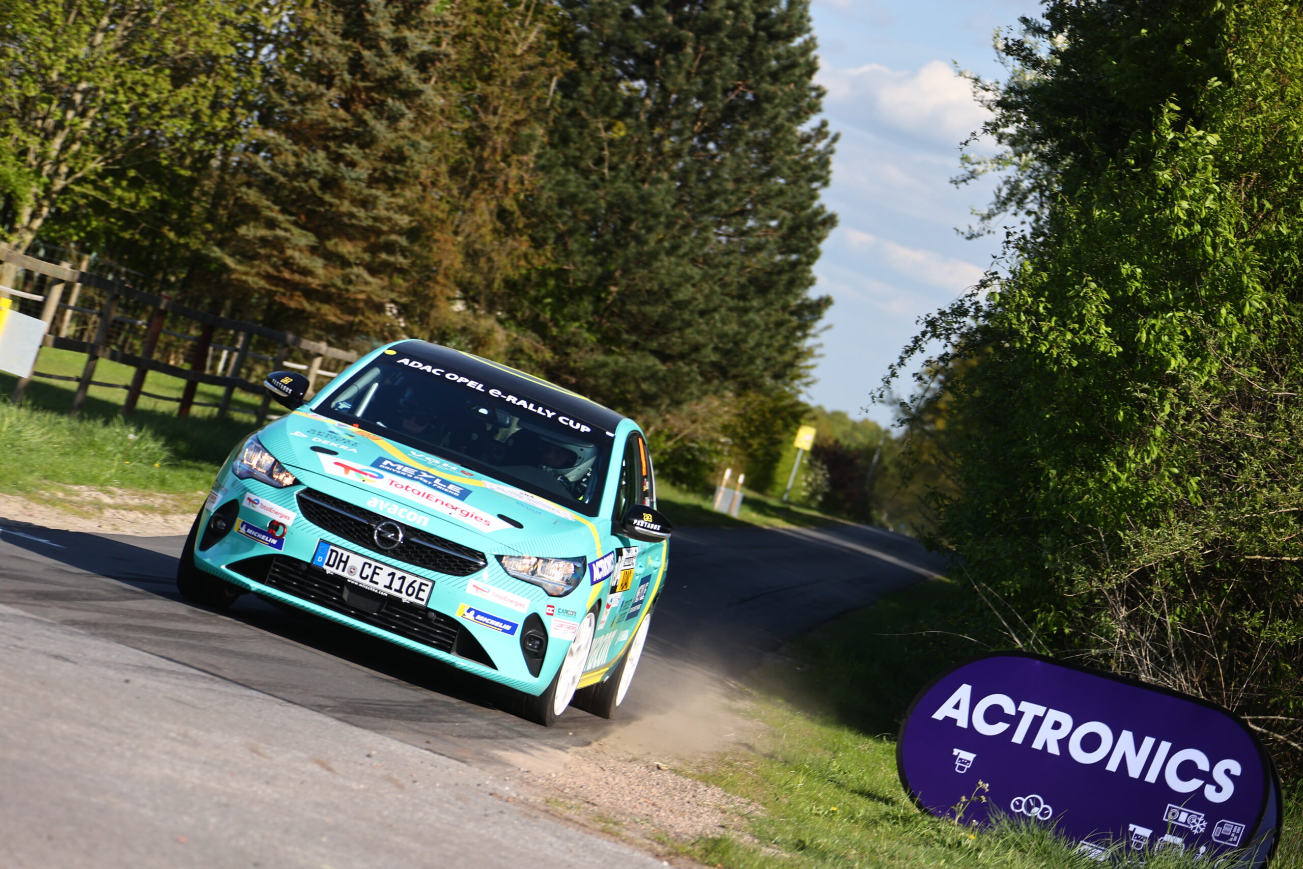 Diversiteit staat centraal in de ADAC Opel Electric Rally Cup - johu.be