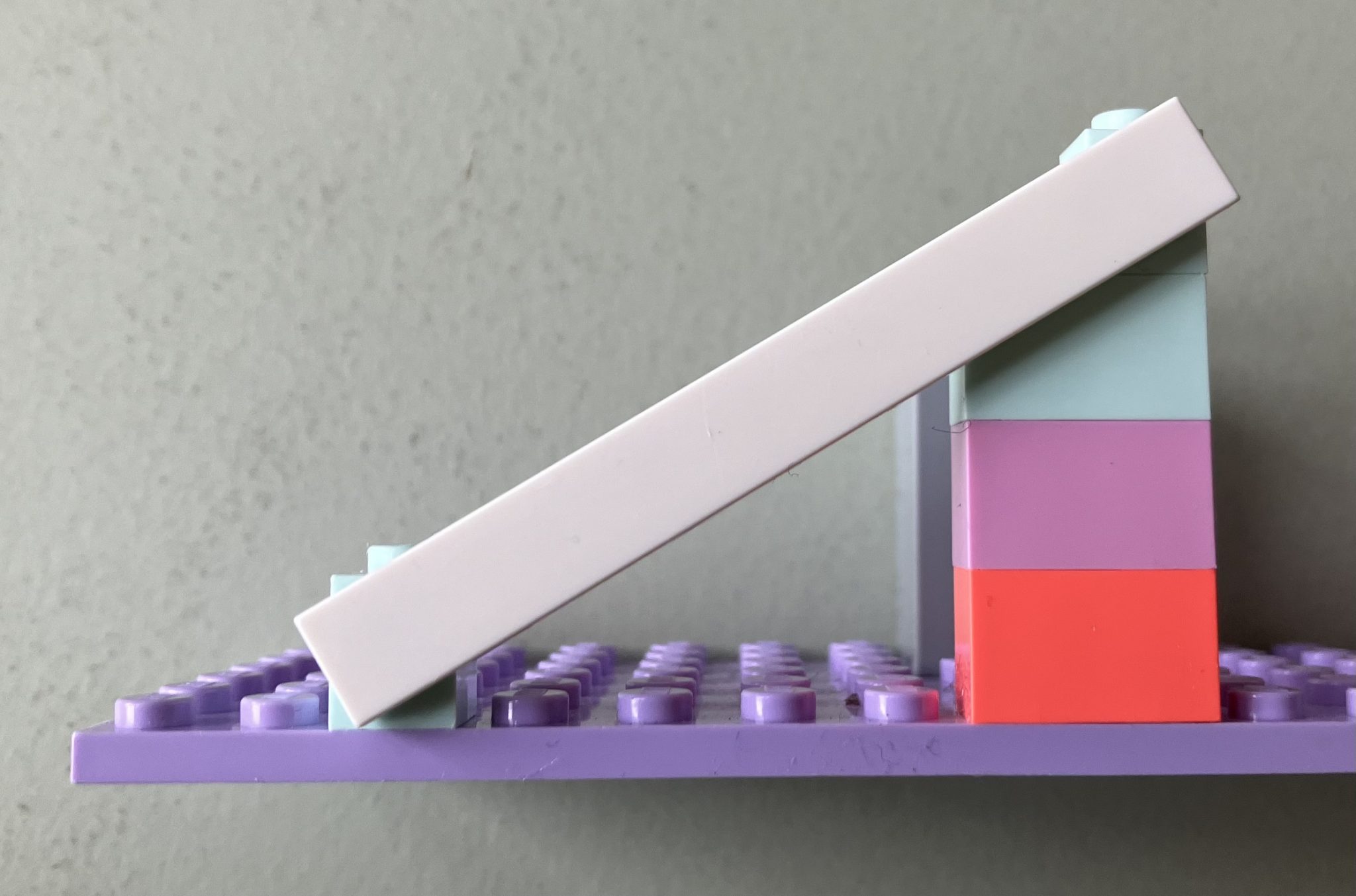 Angled walls in Lego – Jonas Lindstrøm