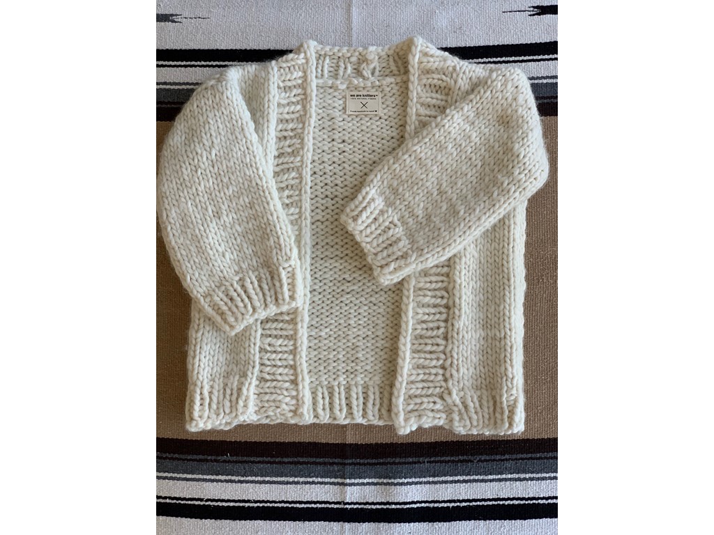Read the review of the Simone Cardigan | Knitinakit