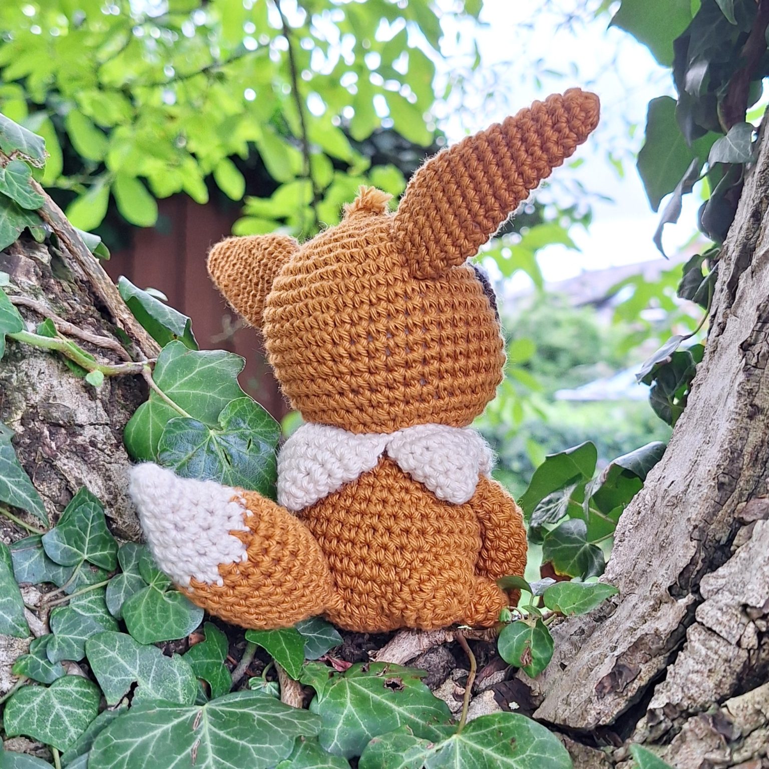 #133 Eevee Crochet Pattern Free - Loops by Kat