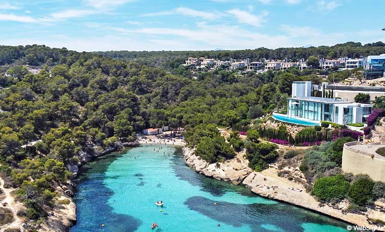 Playa del Rey - beautiful setting | Mallorca Beaches