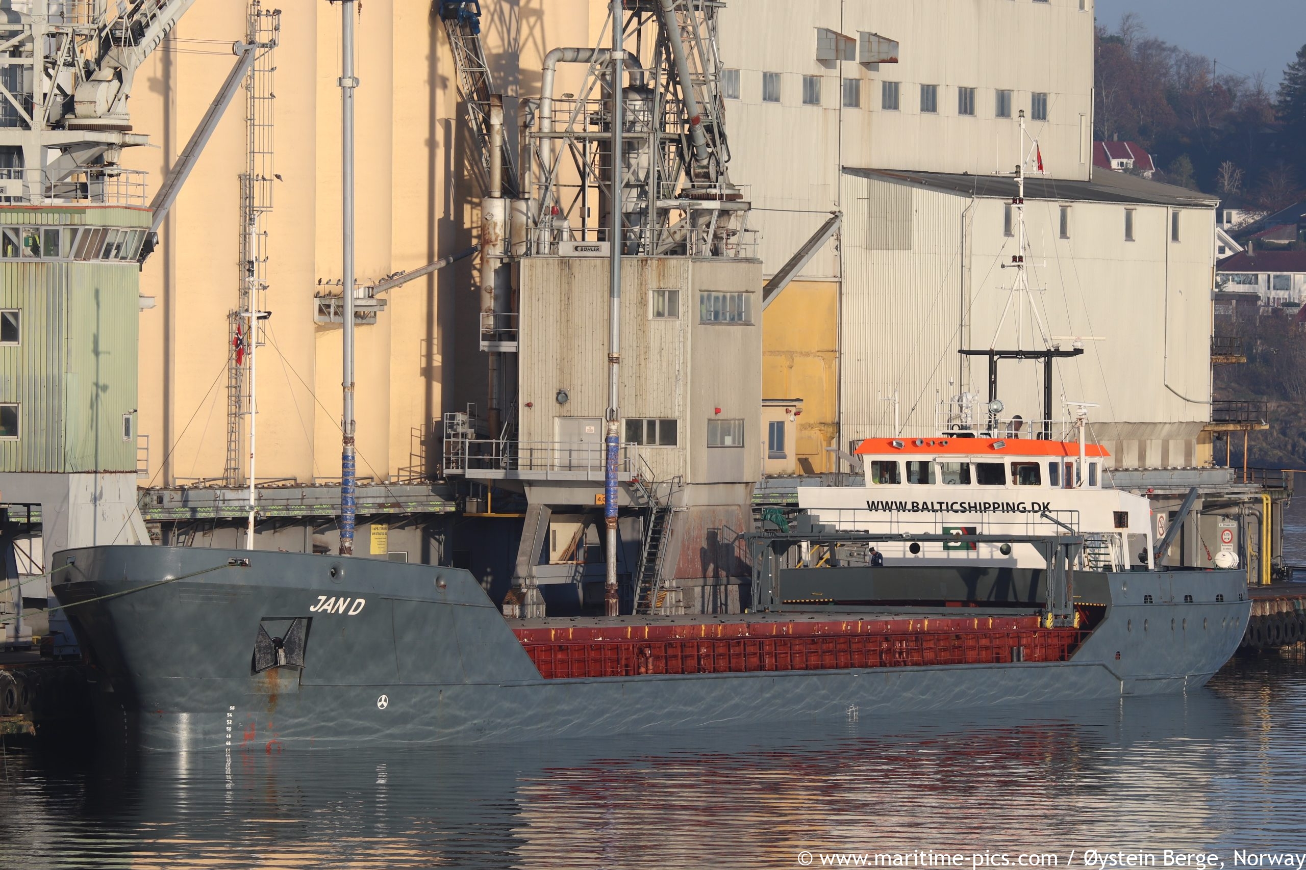 VESSEL RENAMING – “JAN D” WAS RENAMED “JENNY P”, 13 JUNE 2022 ...