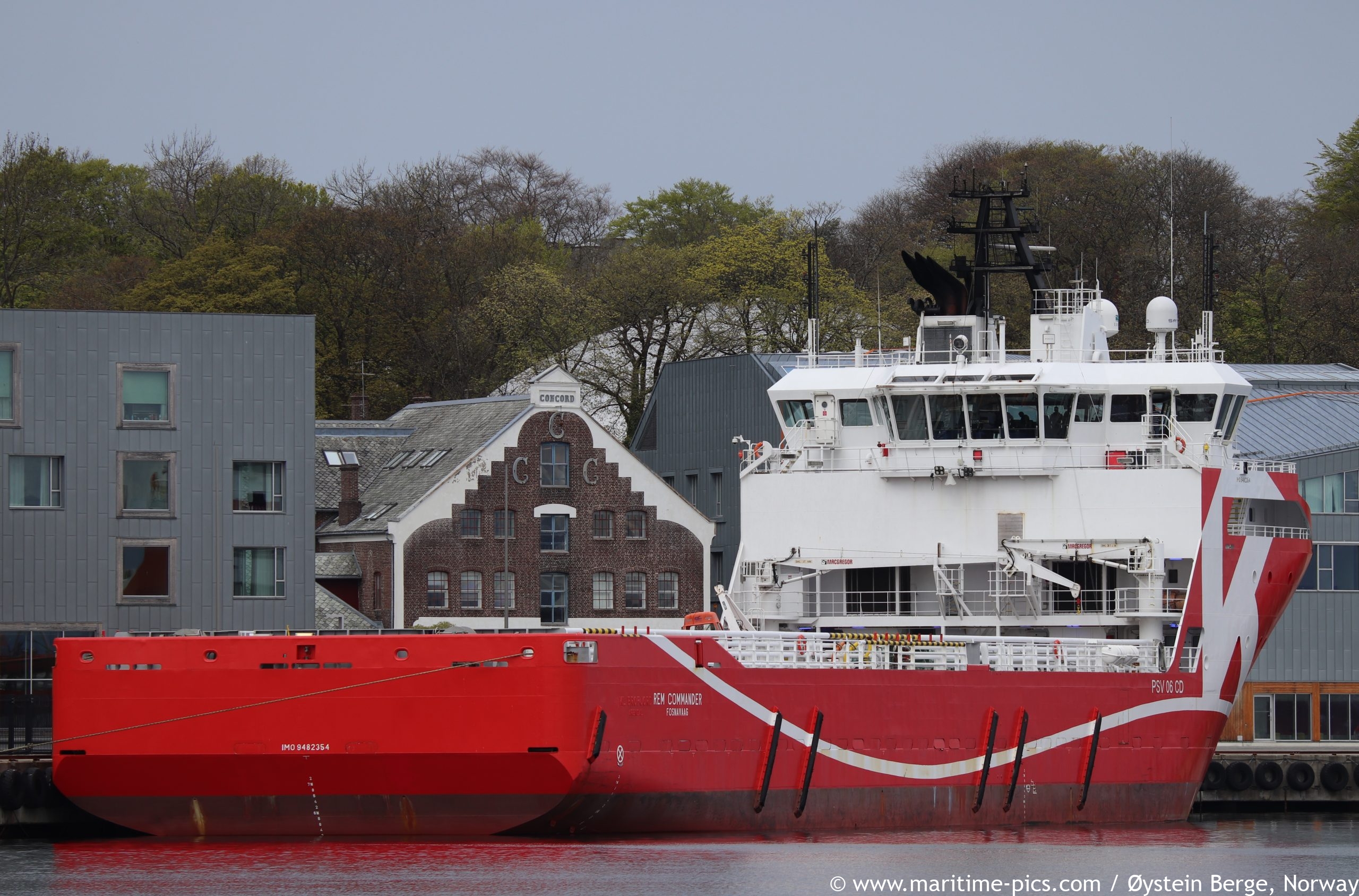 PSV “REM COMMANDER” MOORED IN STAVANGER, 4 MAY 2022. – Maritime-Pics