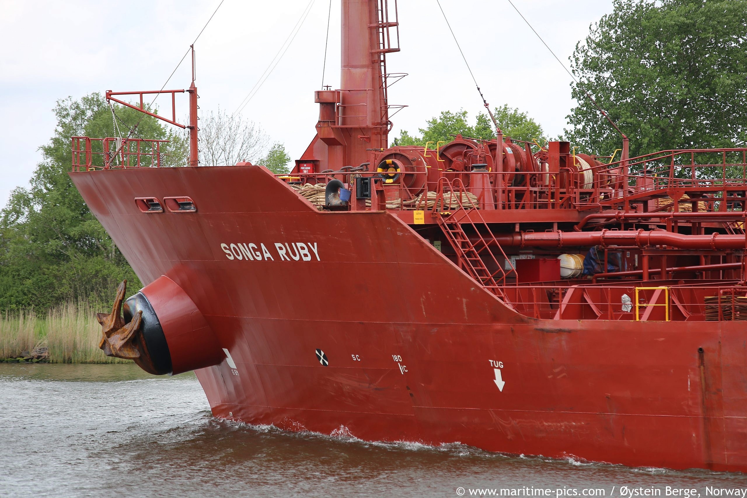 TANKER “SONGA RUBY” PASSING BREIHOLZ / KIEL CANAL, 13 MAY 2022, ON HER WAY FROM POLAND TO ...