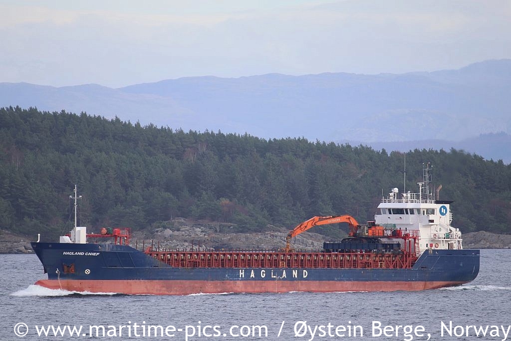 “HAGLAND CHIEF” PASSING MEKJARVIK, 30 OCTOBER 2021, ON HER WAY TO ...