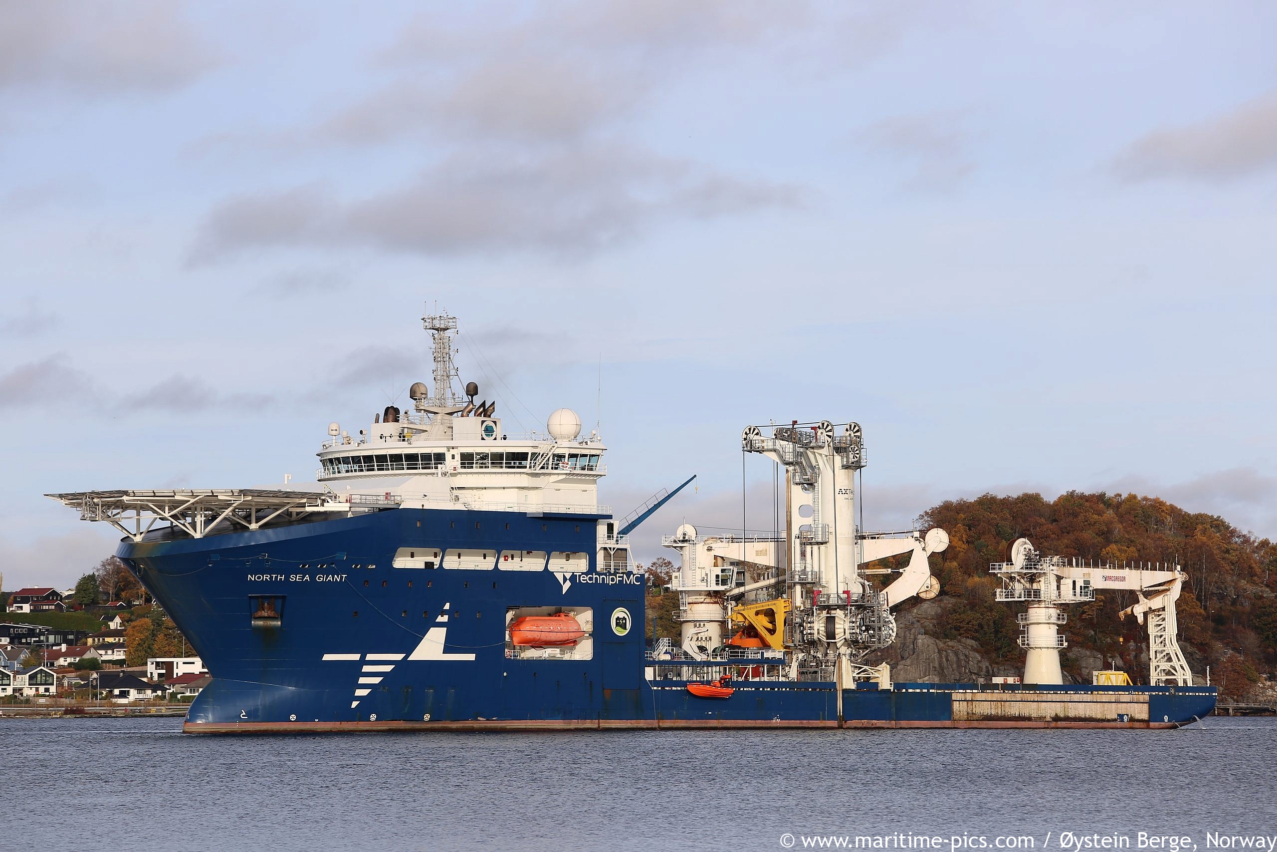 “NORTH SEA GIANT” IN PORT OF SANDNES / NORWAY, 28 OCTOBER 2022 ...