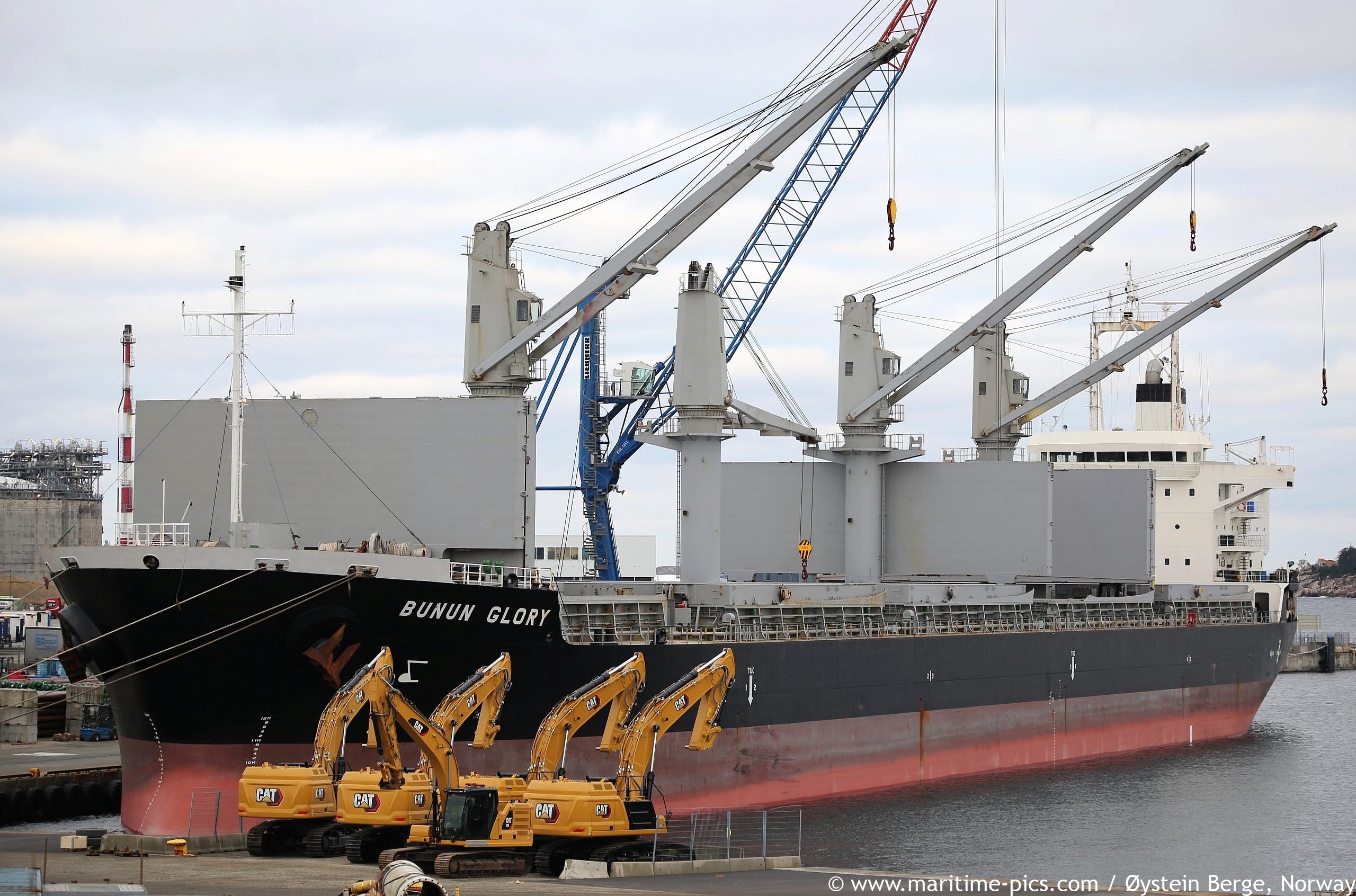 “BUNUN GLORY” DISCHARGING IN TANANGER / NORWAY, 22 JANUARY 2023, AFTER ...