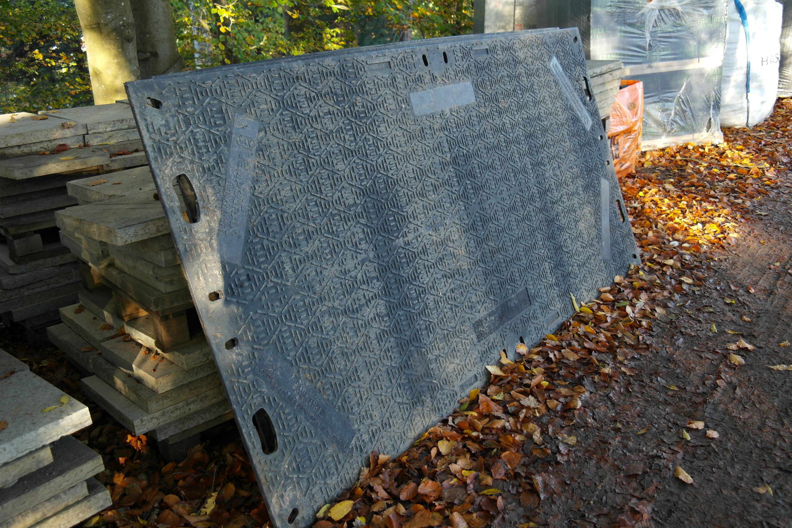 STÖTTA HÖSTMARKEN MED TTHD - Producent av körplattor i återvunnen plast