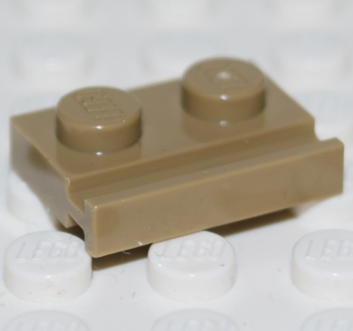 4616711 Plate 1X2 With Slide (32028) Sand Yellow – Minifigur.se