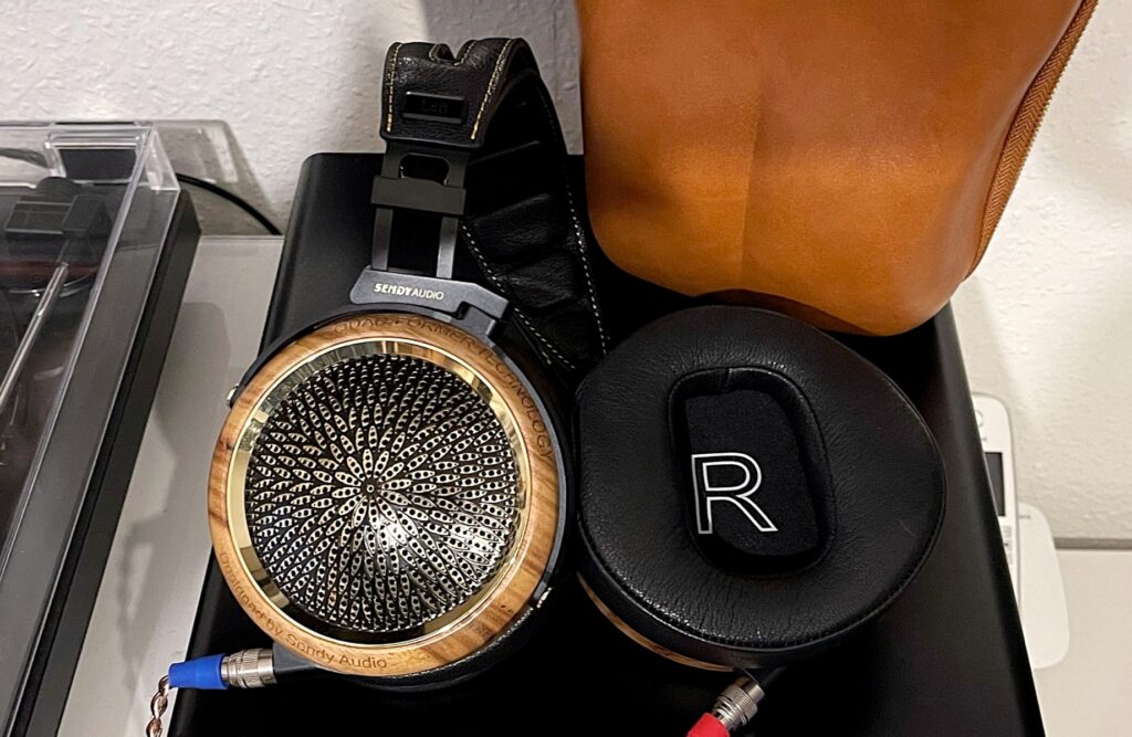 Sendy Audio Peacock - back in black - Sendy Audio Peacock - back in black -