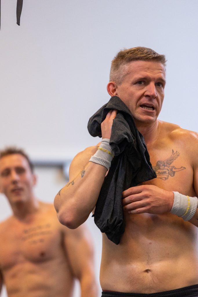 Ruck Vest Benefits: Comparing Weighted Vest vs Rucking