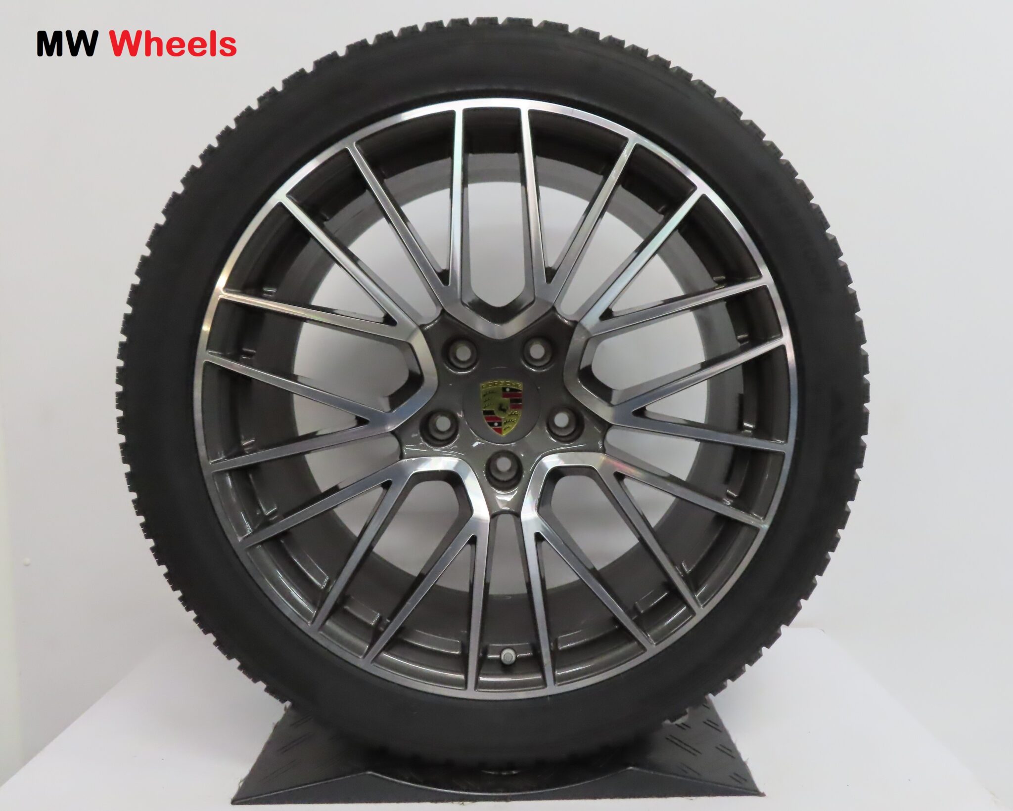 Originele Porsche 21 inch velgen Cayenne Coupe met Pirelli winterbanden - Origineel gebruikte velgen