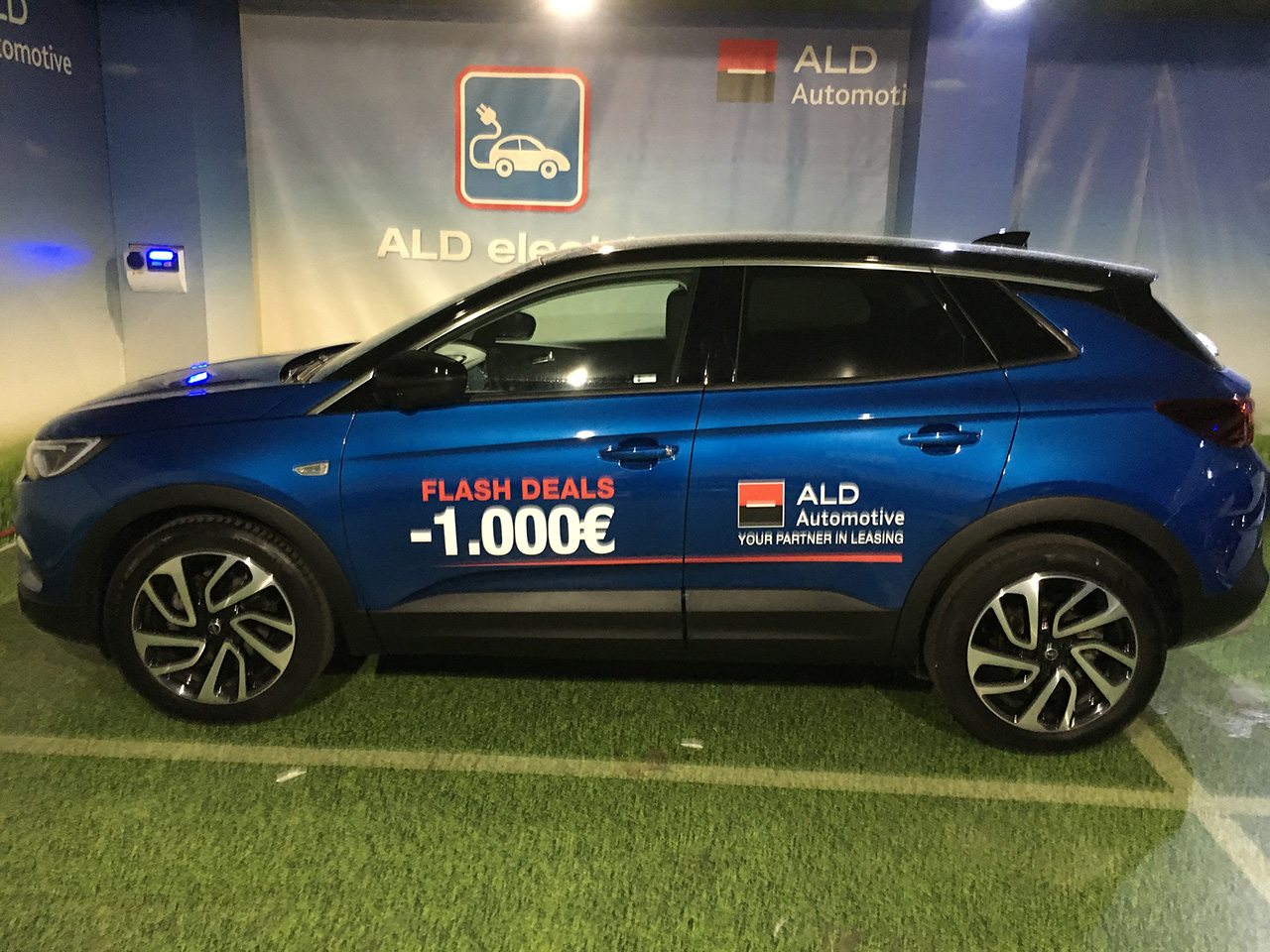 Next-Way décoration de 7 voitures pour action Flash deals d'Ald Leasing