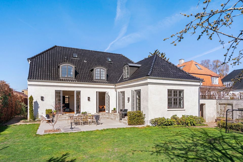 Simon Aggesen sætter villa til salg igen for 28 millioner