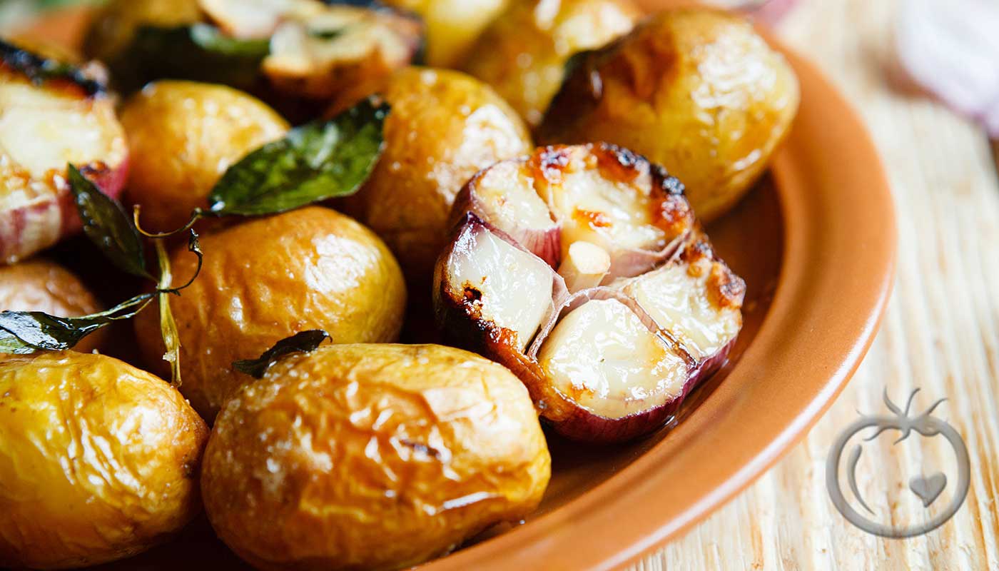 Stekte poteter med hvitløk - Oppskriftskroken Stekte & bakte poteter