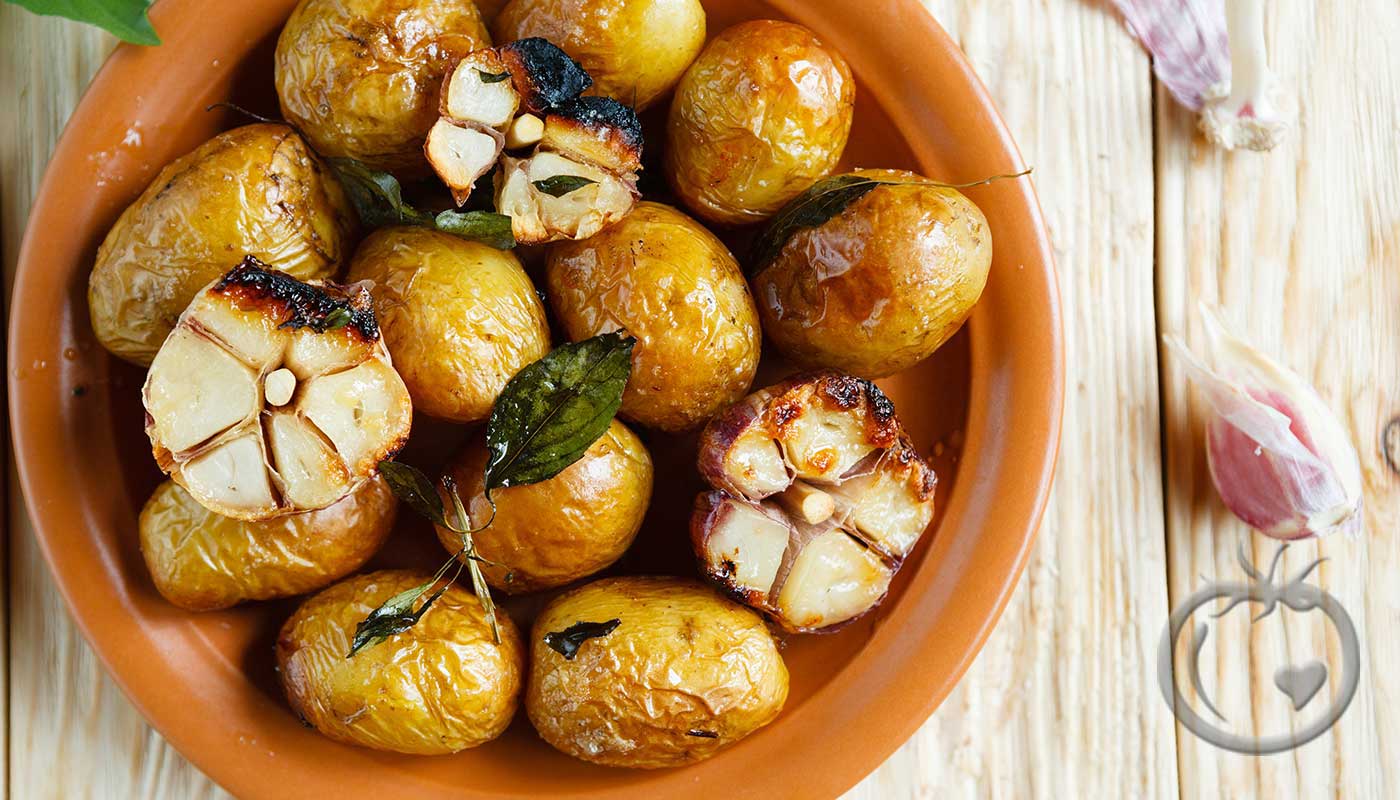 Stekte poteter med hvitløk - Oppskriftskroken Stekte & bakte poteter