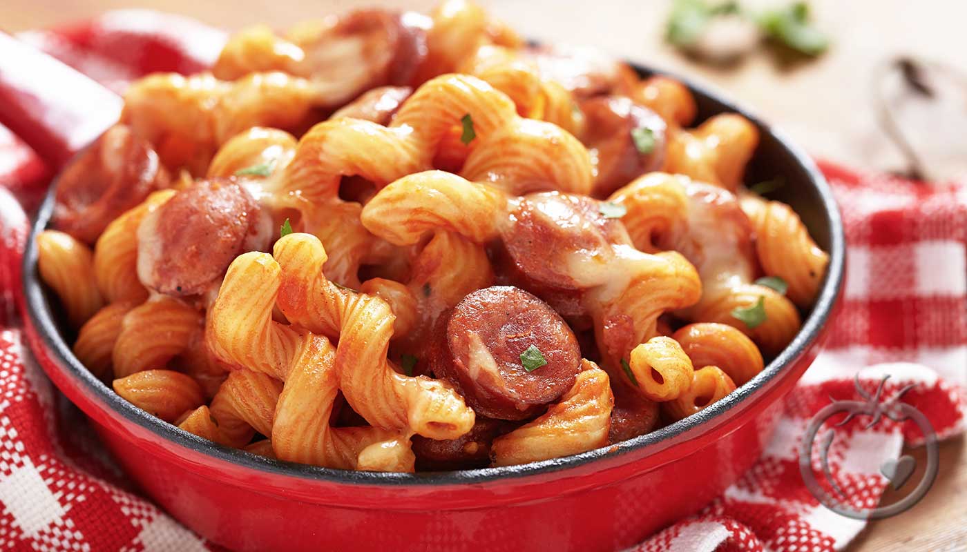 Pasta med pølse og tomatsaus - Oppskriftskroken Pasta med kjøtt Pasta med pølse og tomatsaus - Oppskriftskroken Pasta med kjøtt