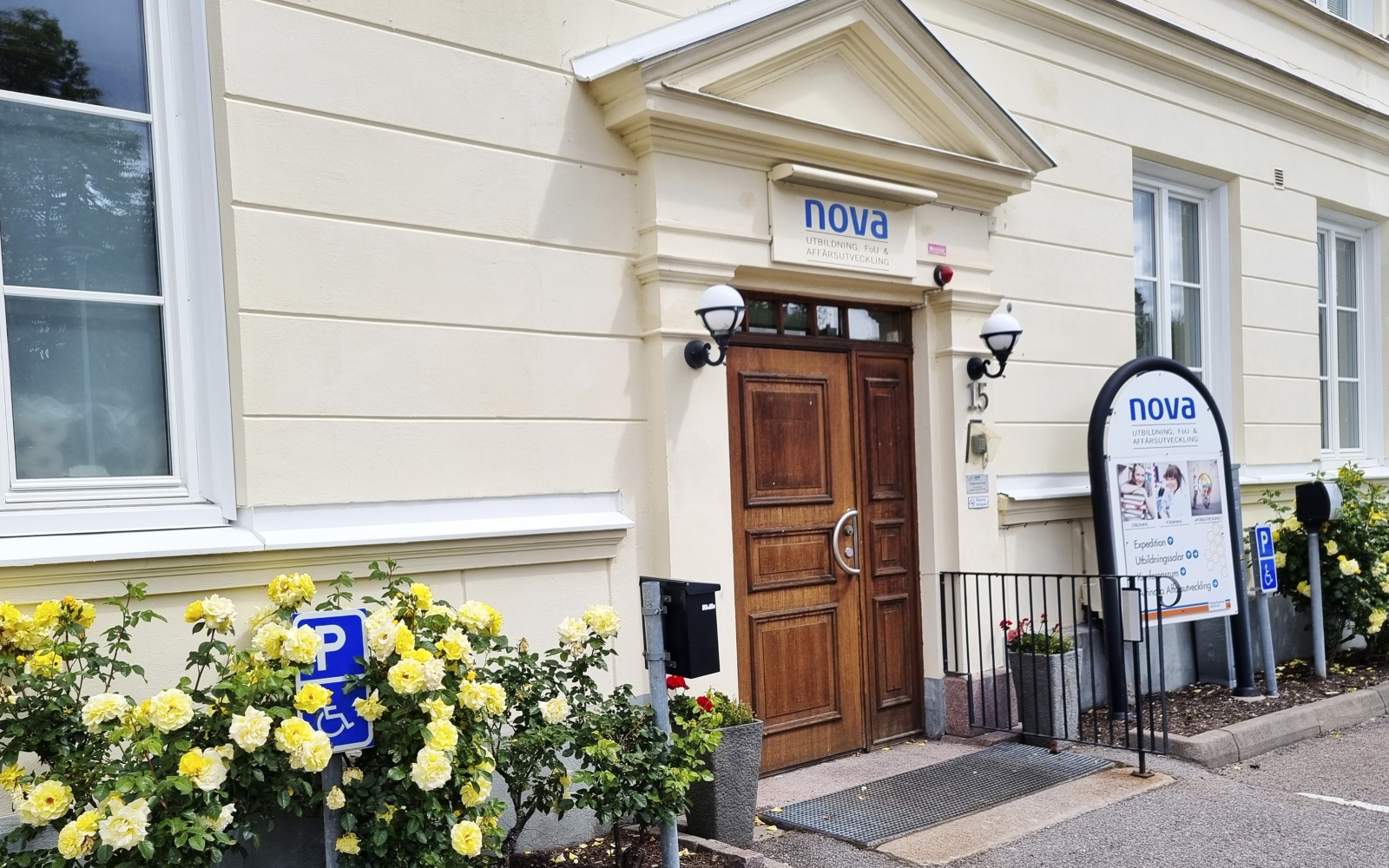 Goda framtidsutsikter för de 18 tandsköterskor som tar examen på Nova idag | Oskarshamns-Nytt