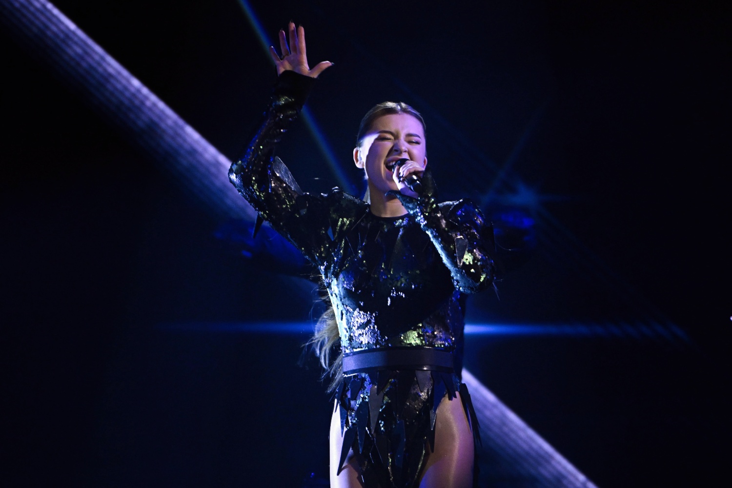 Ukrainska Maria Sur inleder finalen i Melodifestivalen: "Upplagt för en ...