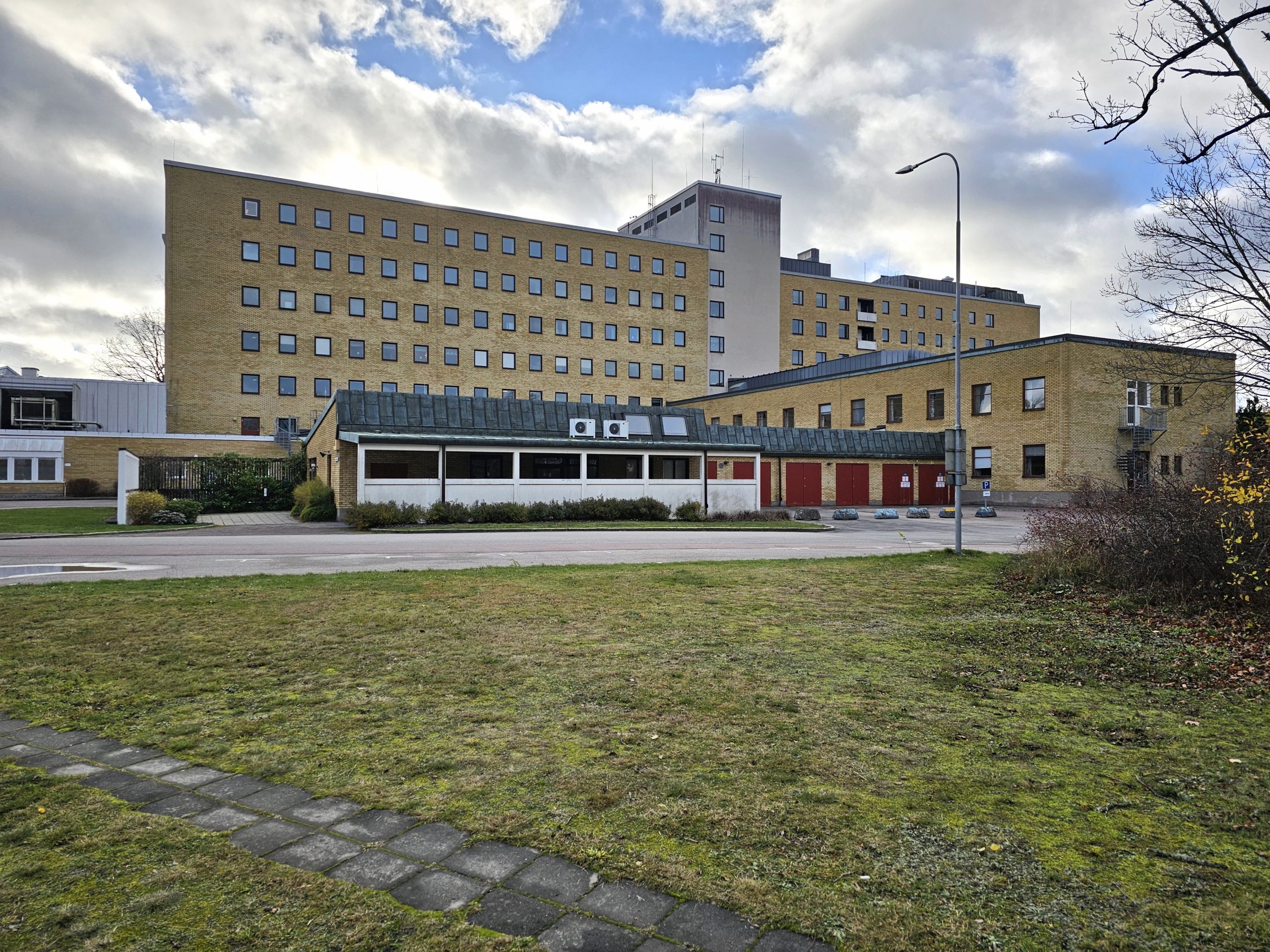 Insändare om Oskarshamns sjukhus: "Är förtroendekrisen en medveten strategi?" | Oskarshamns-Nytt