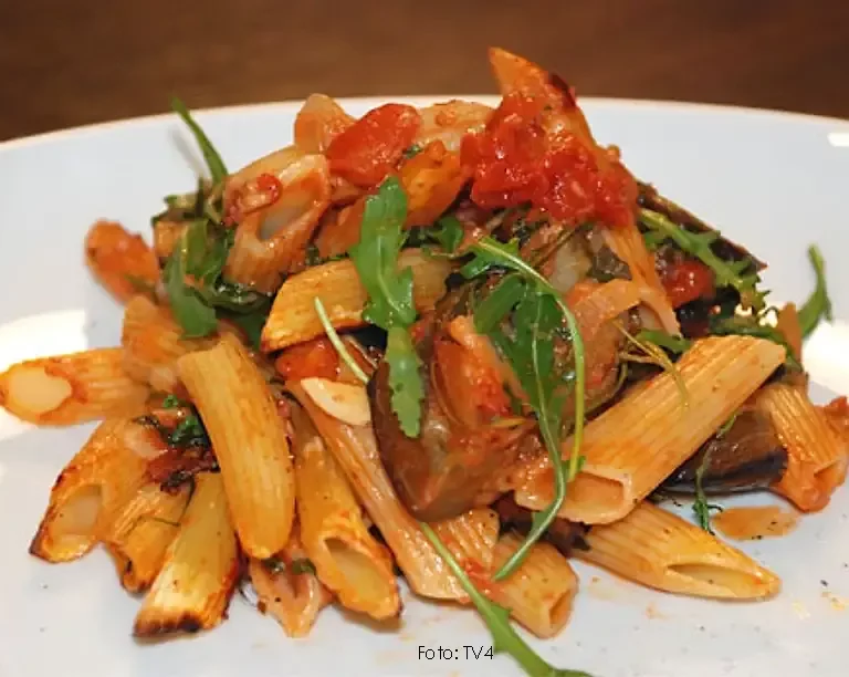 Ugnsbakad pasta med parmesan och aubergine
