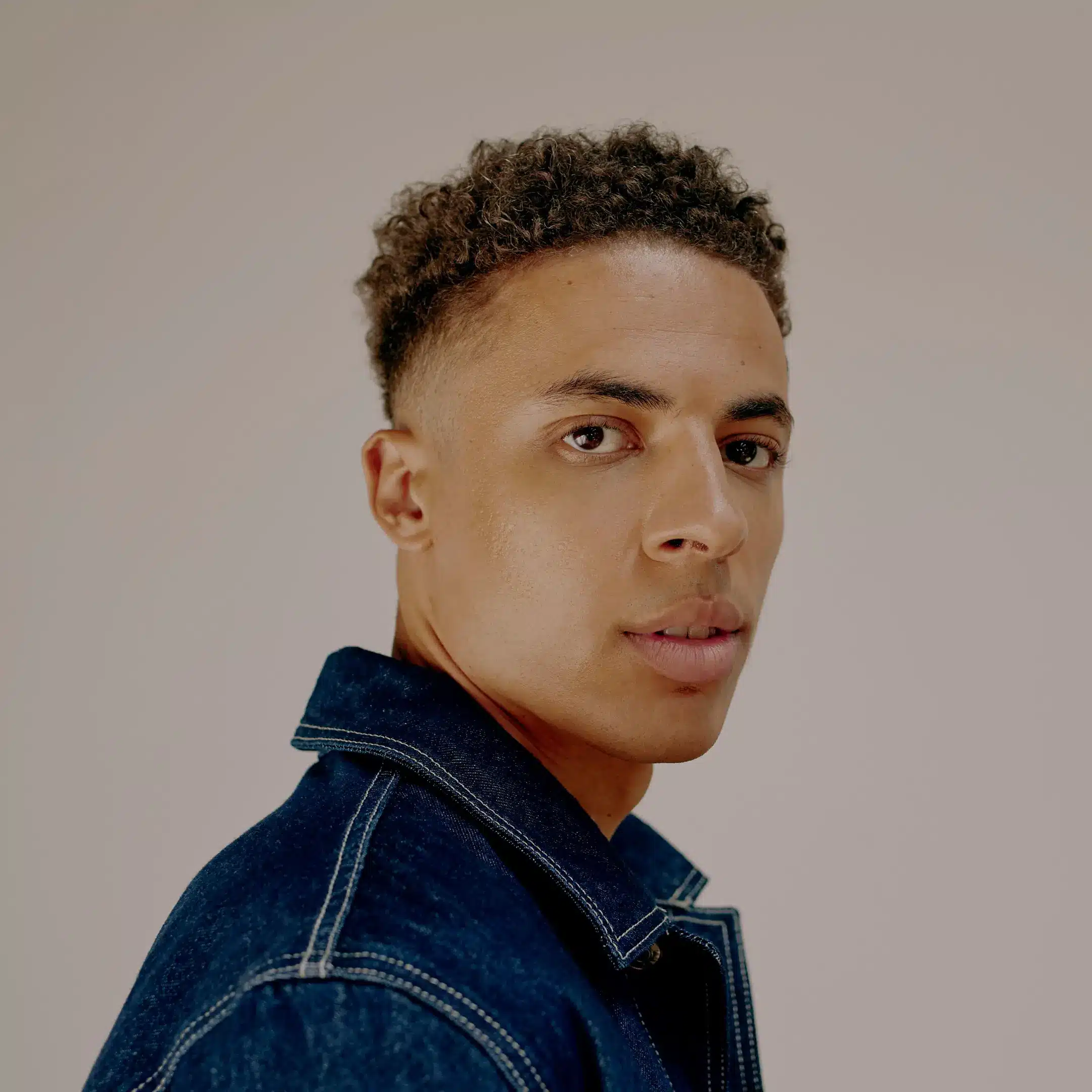 PEOPLES AGENCY – Artists & Management