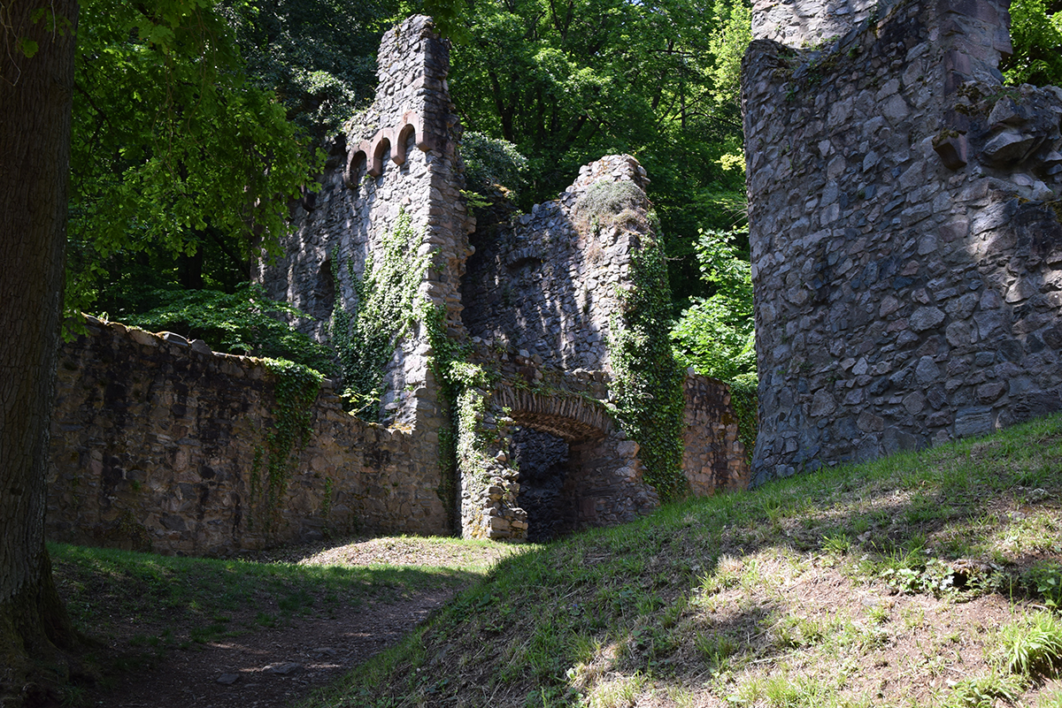 Castle Rodenstein Ruins in Hessian Germany – Picturebee.de