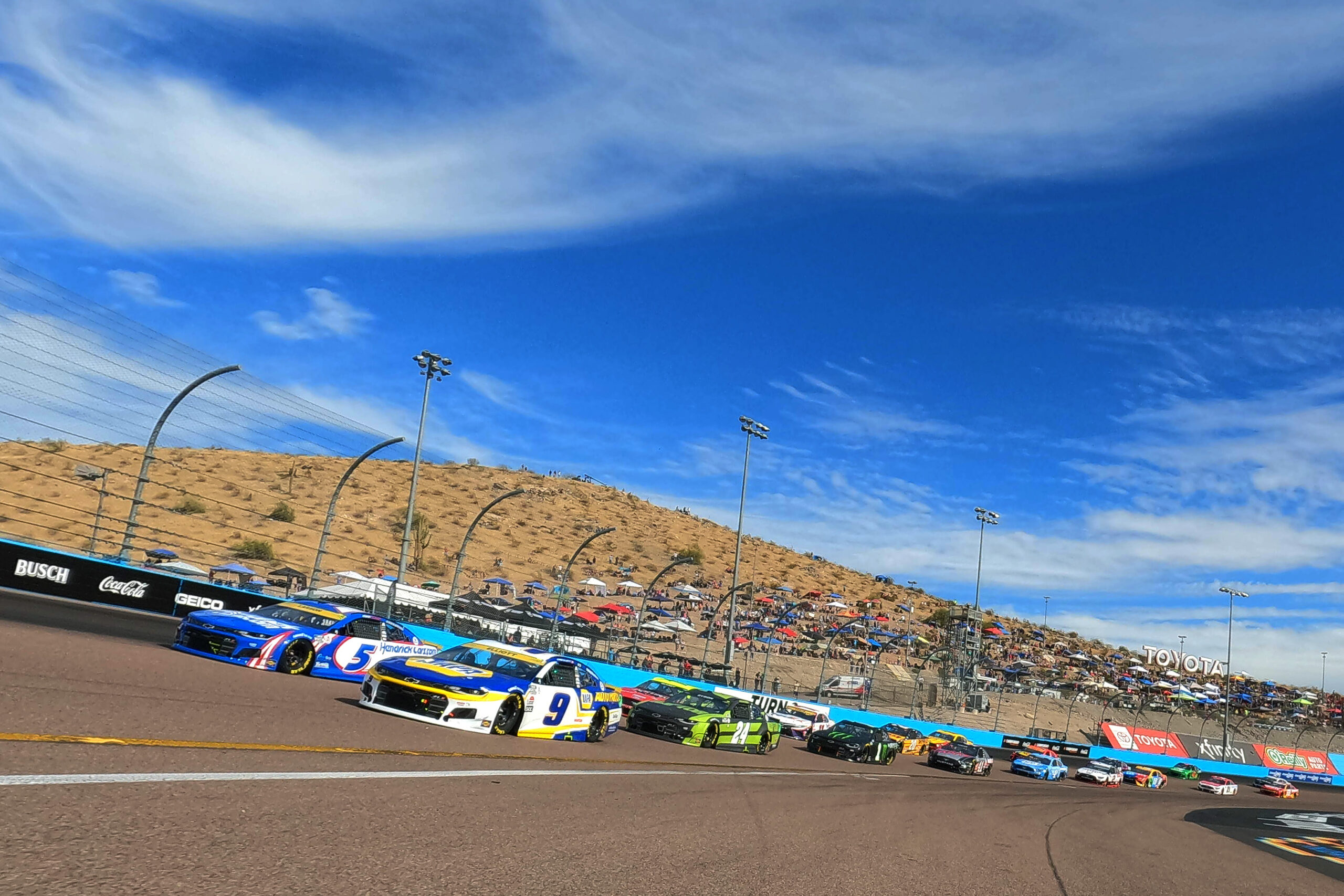 A few notes and the weekend schedule at Phoenix Raceway. - Pure Thunder ...
