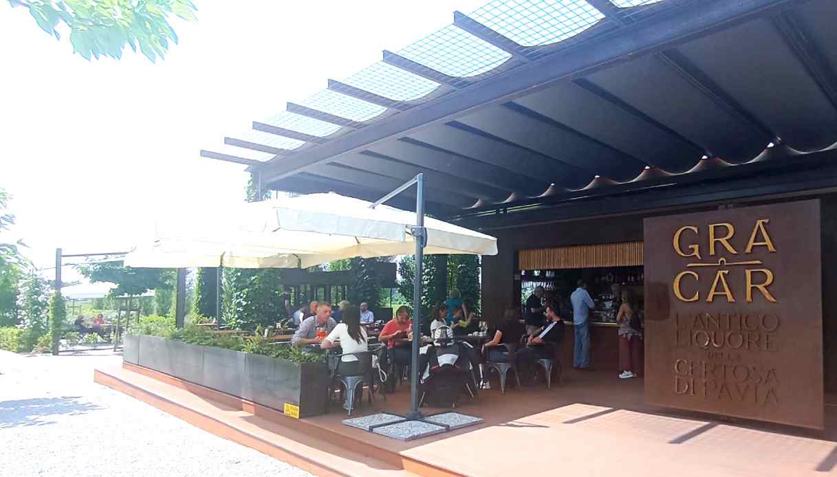 Nuovo GraCar di fronte alla Certosa di Pavia, tradizione e modernità