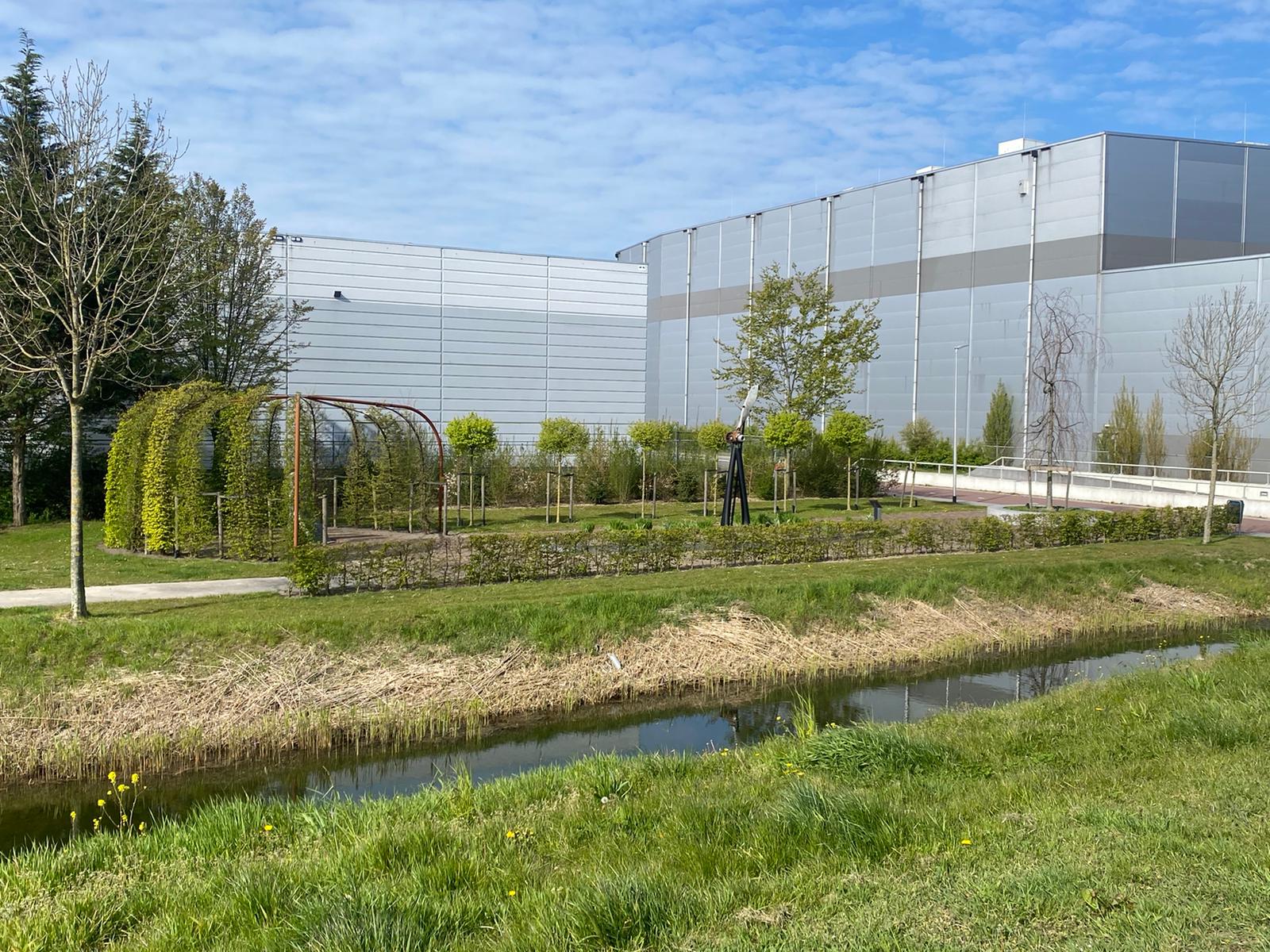 Opdat we niet vergeten: Lancastermonument in Rijsoord. - Ridderkerk FM