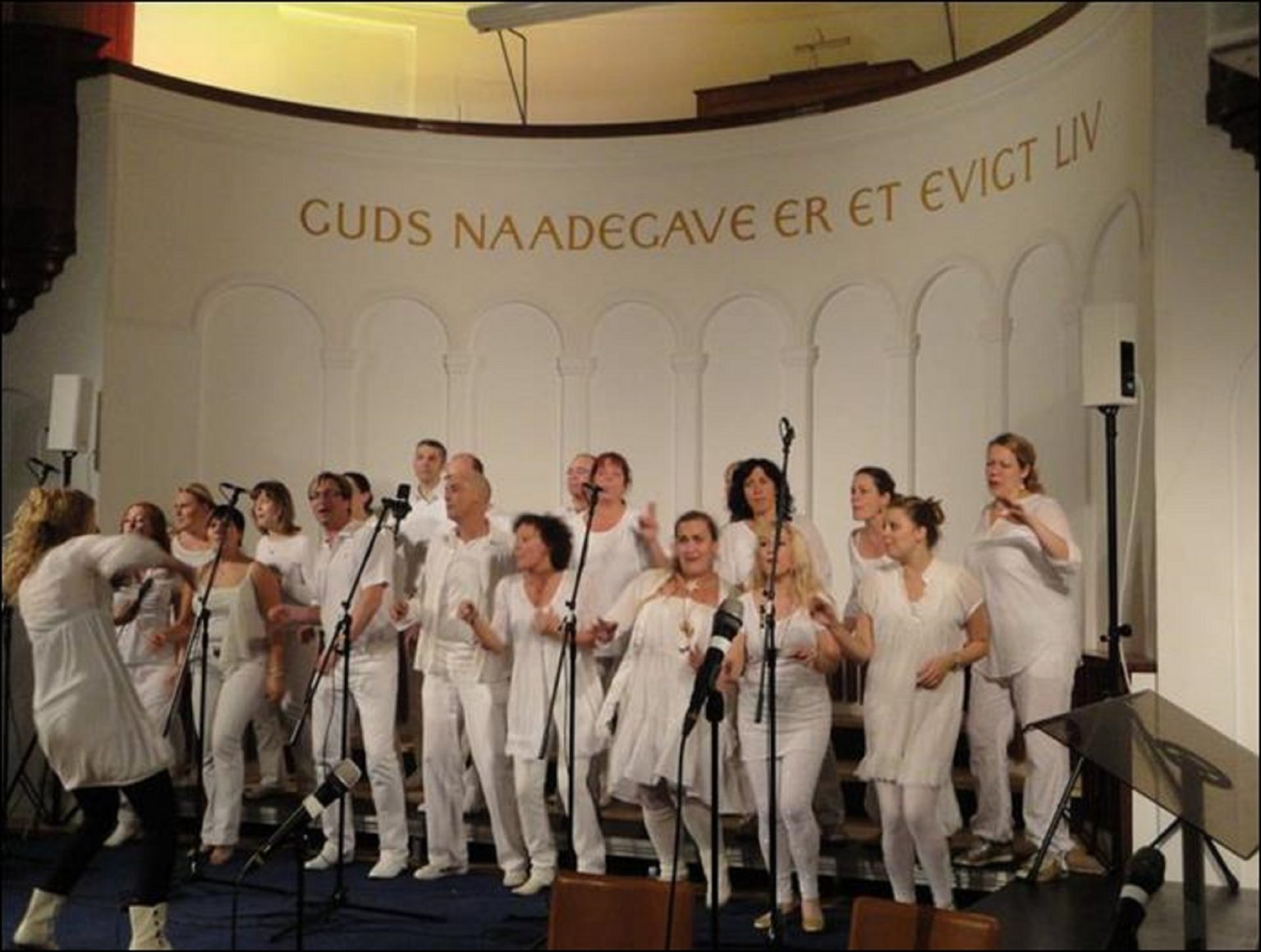 Jerusalemskirken ny alterring | Se projekt her | RJ Snedkeri